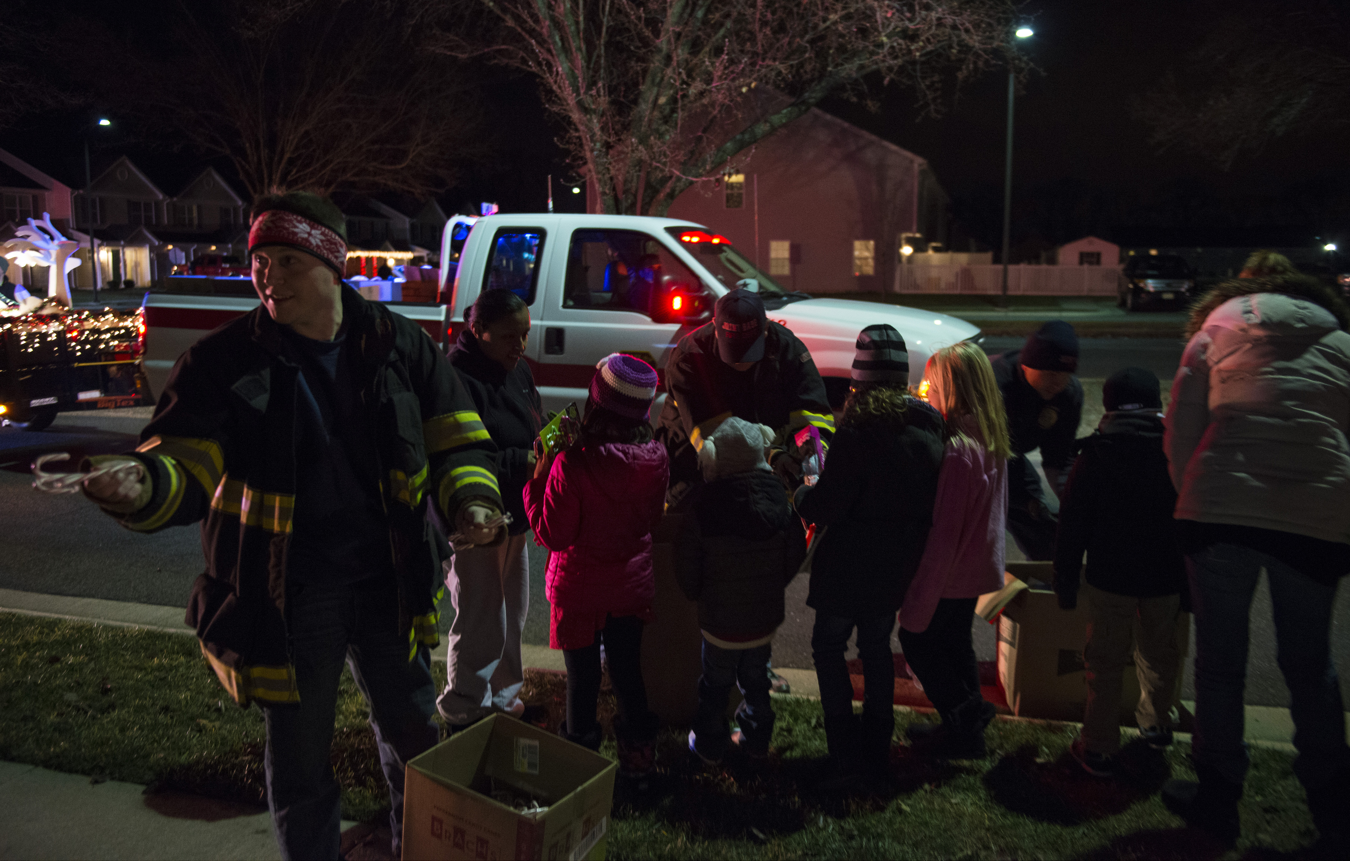 Joint base fire fighters bring Santa's cheer to base residents > Joint ...
