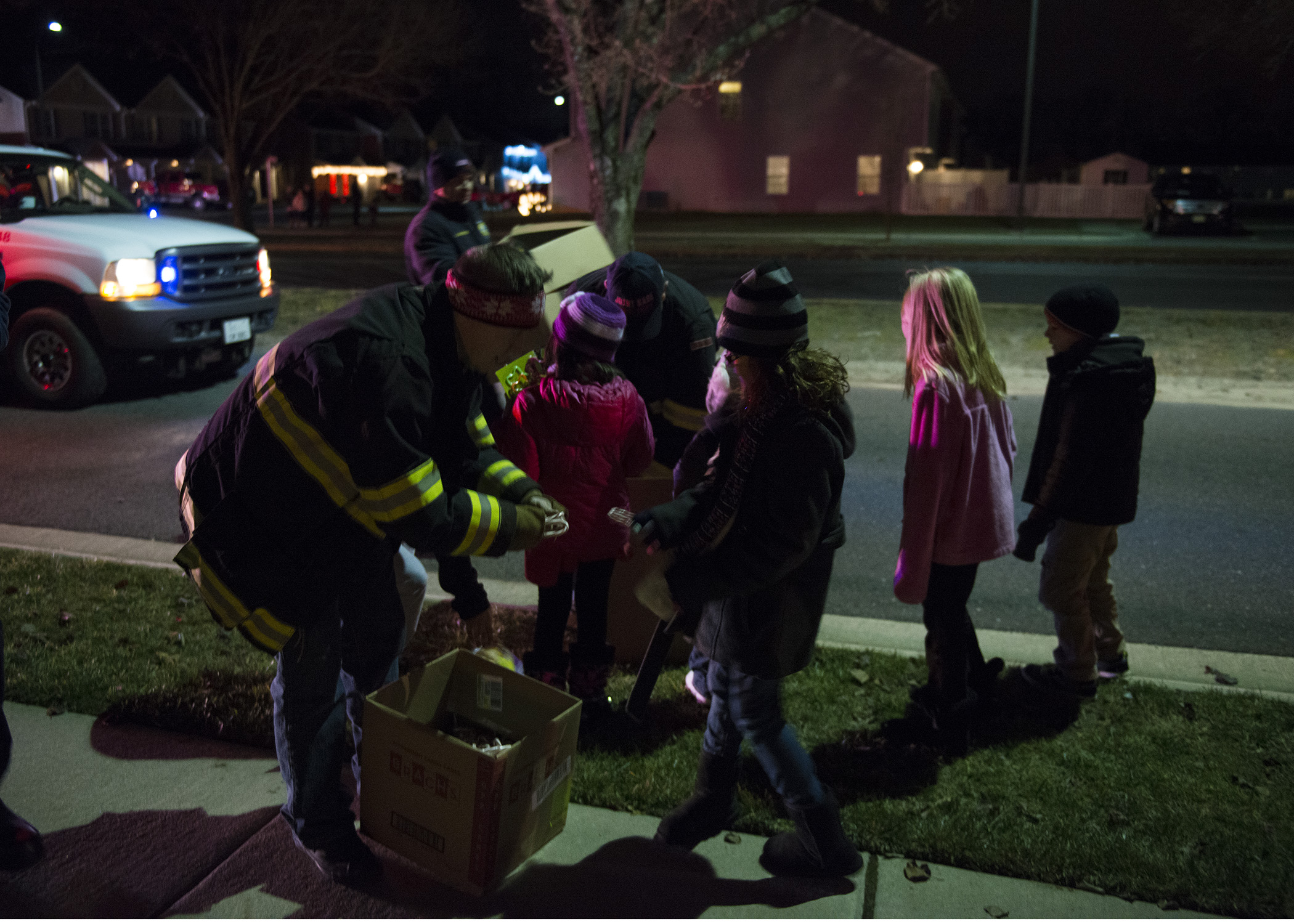 Joint base fire fighters bring Santa's cheer to base residents > Joint ...