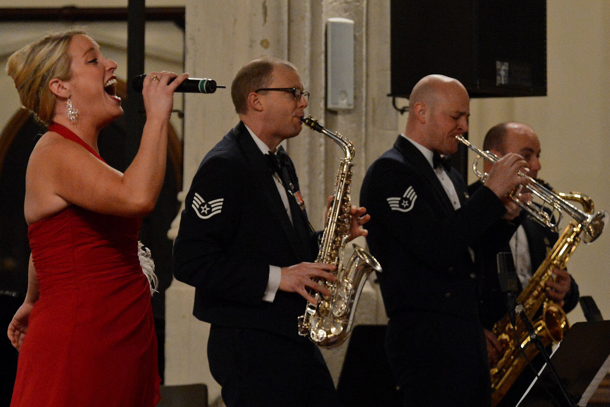USAFE Band spreads holiday cheer at Bury Cathedral > Royal Air Force ...