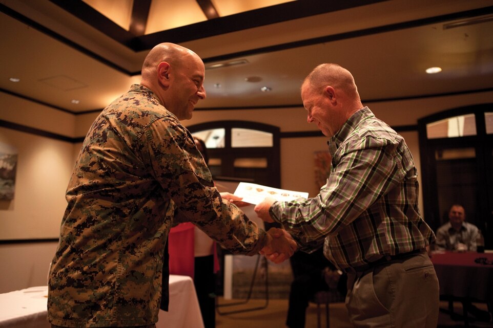 III MEF leaders meet, advance effective leadership > United States ...