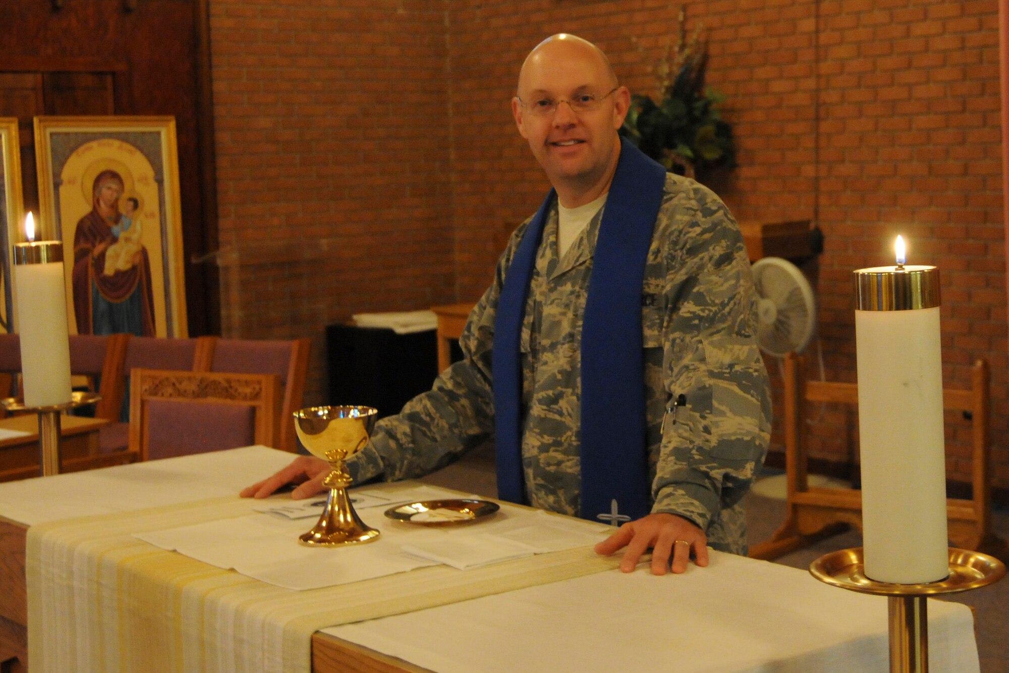 Feeding the flock: Chaplain addresses spiritual needs > 916th Air ...