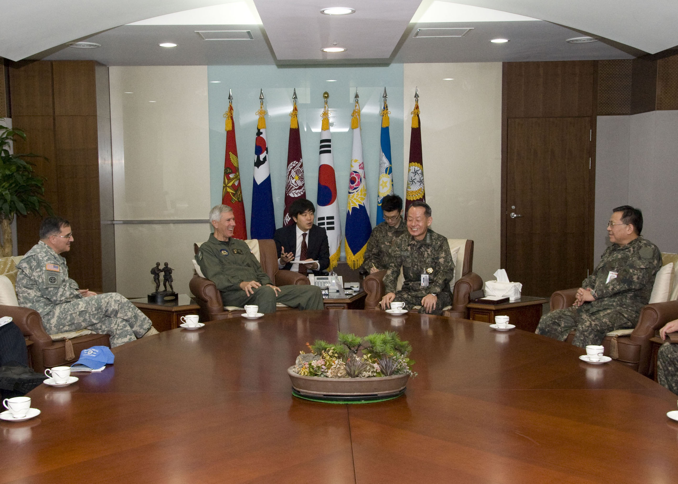 PACOM Commander with ROK Chairman of the JCS