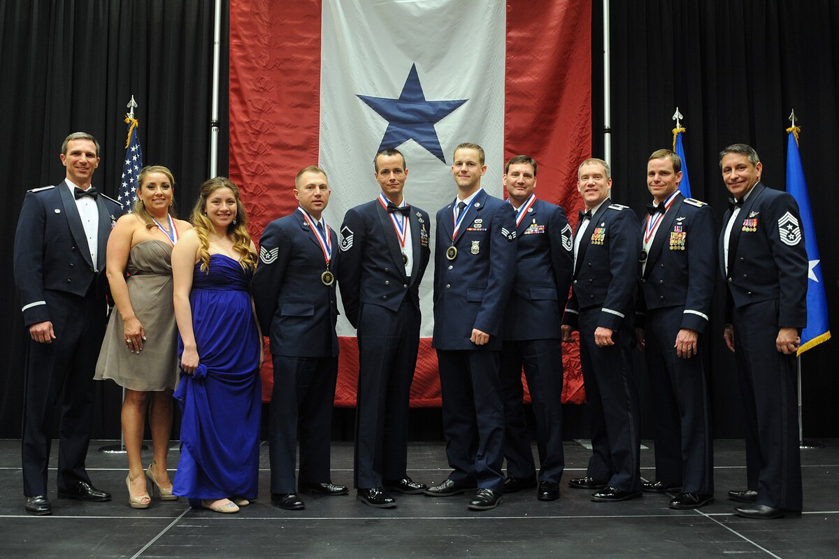 Banquet recognizes wing's best reservists > 419th Fighter Wing ...