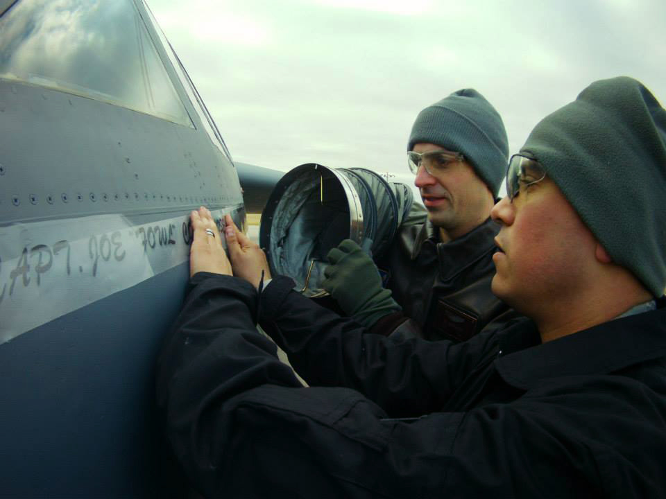 Crew chief writes new chapter in jet's historical legacy > Minot Air ...