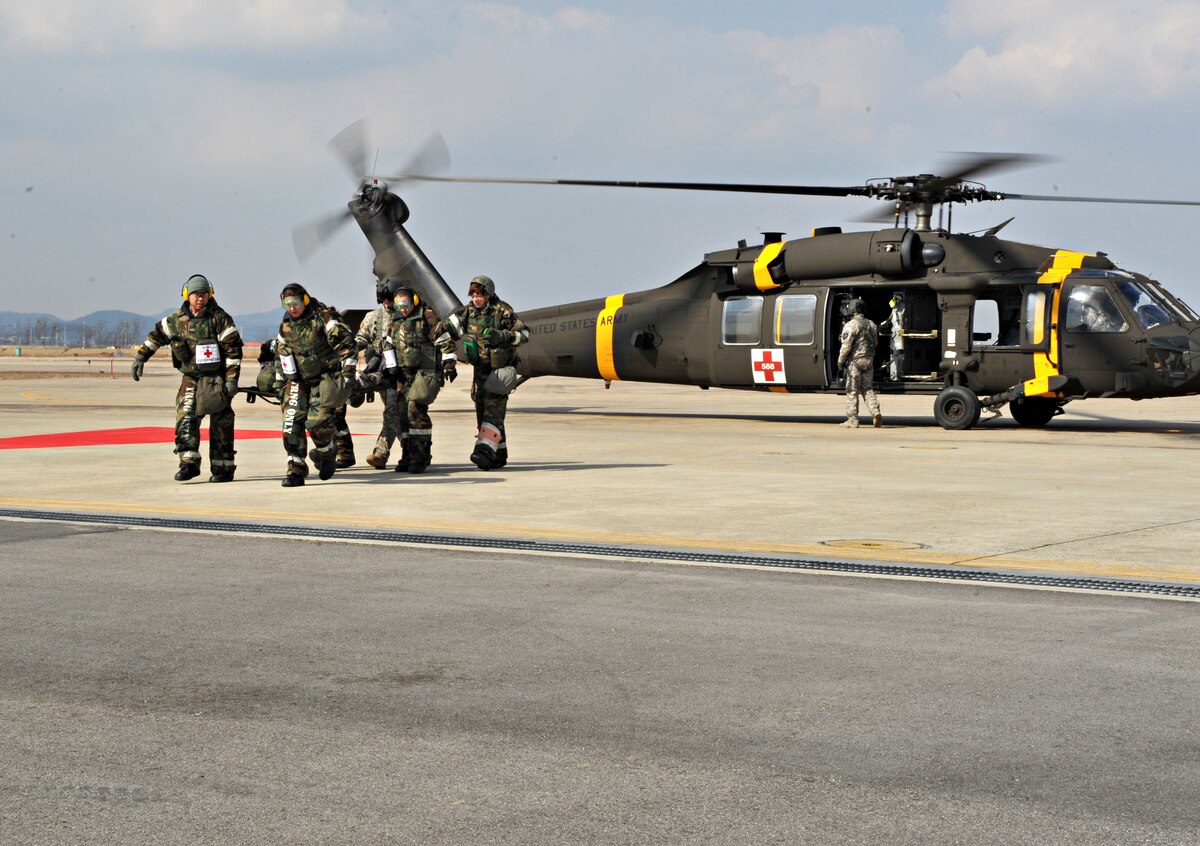 Photos: Airmen, Soldiers team up during dust-off, medevac > Osan Air ...
