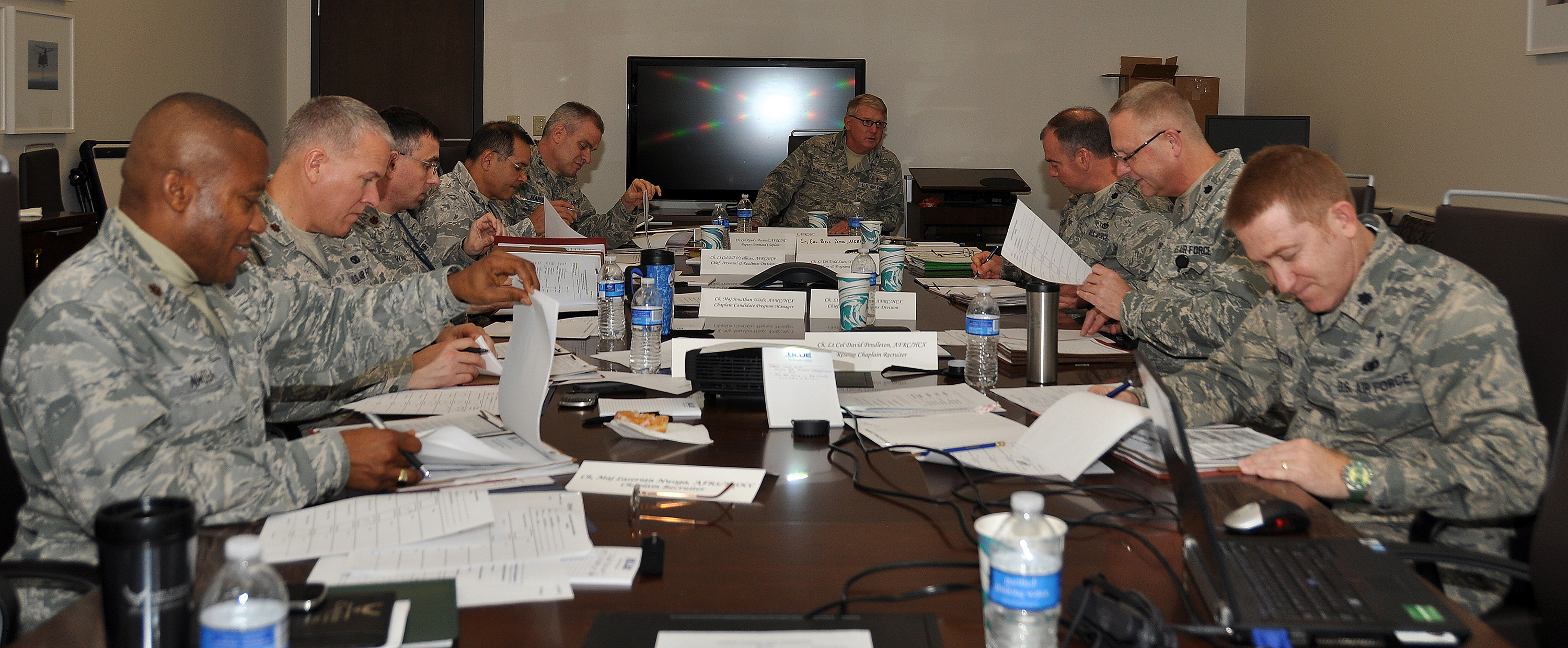 Chaplains vector people, programs, professionals > Air Force Reserve ...