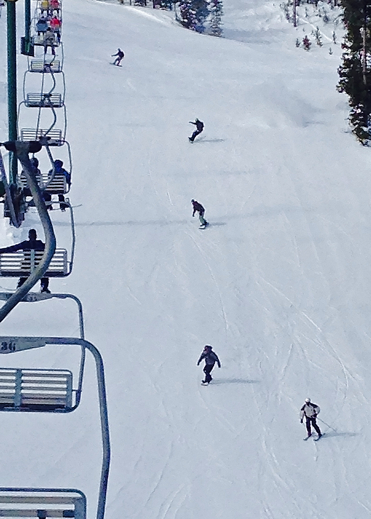 Airmen show their skills on the slopes during Wing Ski Day > Malmstrom ...