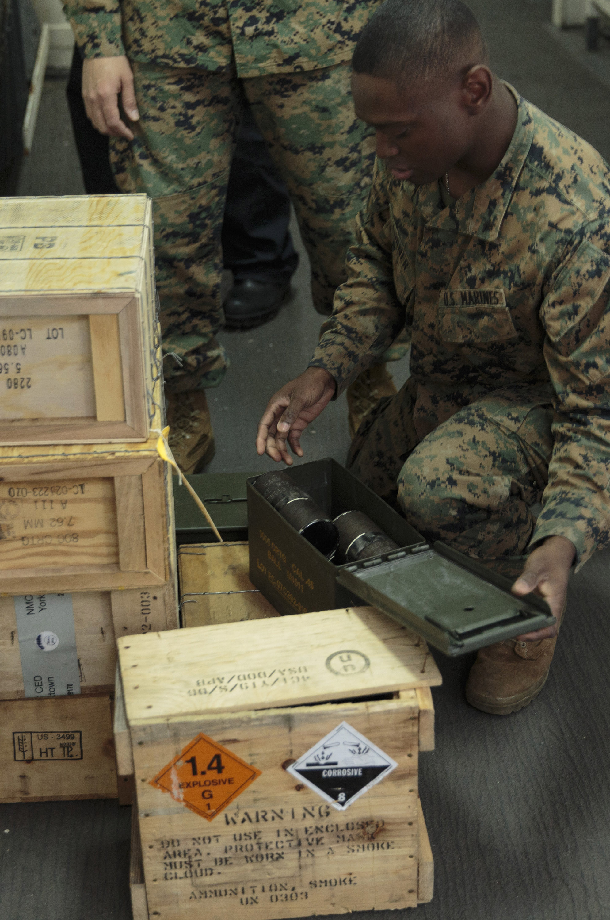 Ammo tech supplies ammo in support of Spanish PHIBLEX 2014