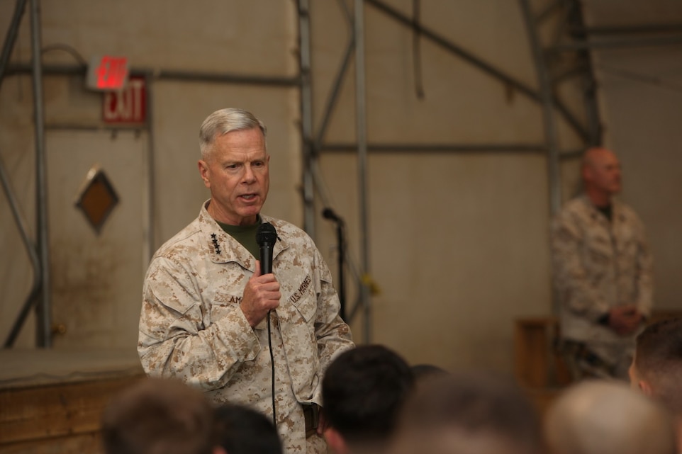 Commandant, Sergeant Major of the Marine Corps visit Marines, sailors ...