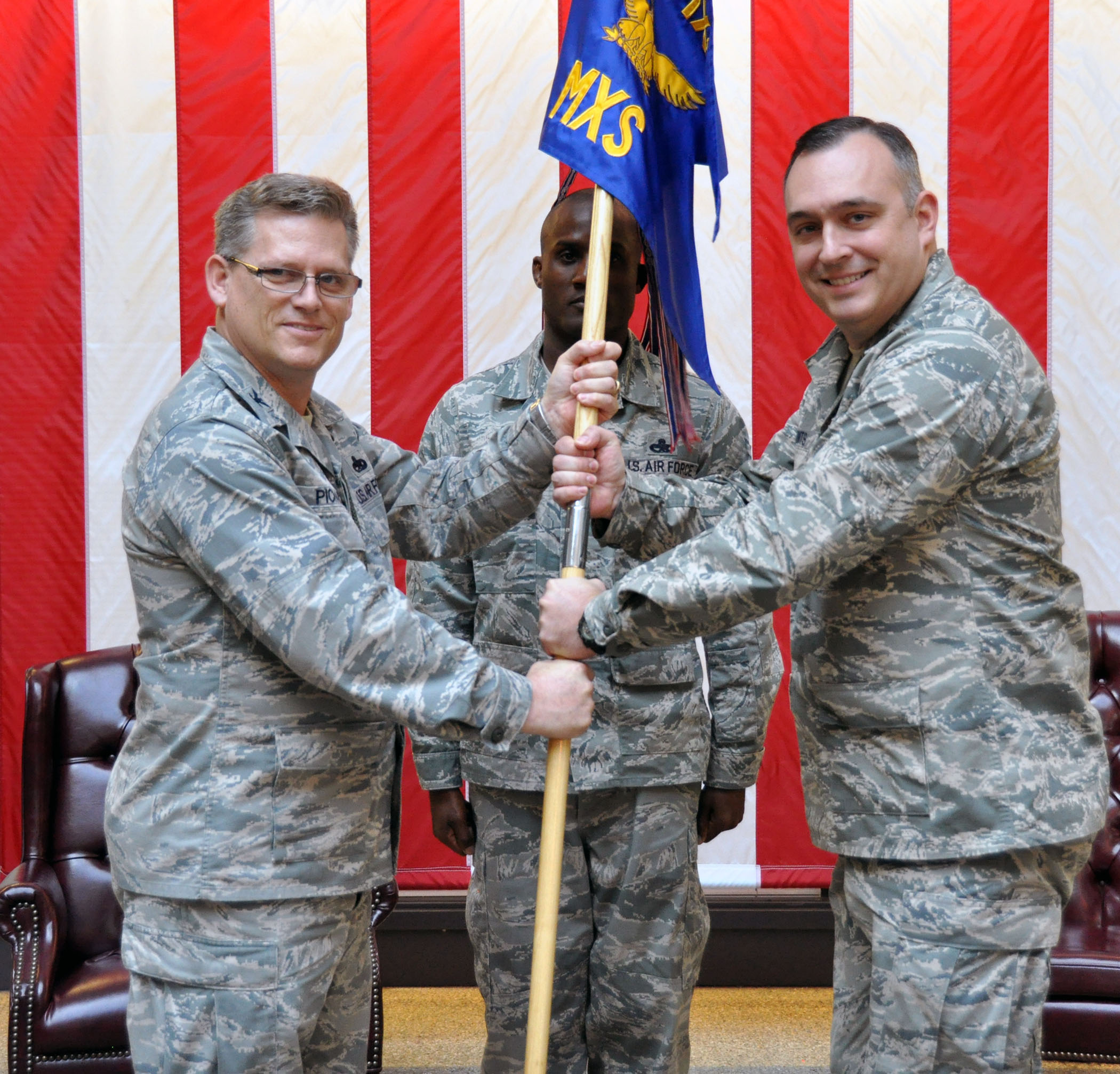 349th Maintenance Squadron welcomes new commander at ceremony > 349th ...