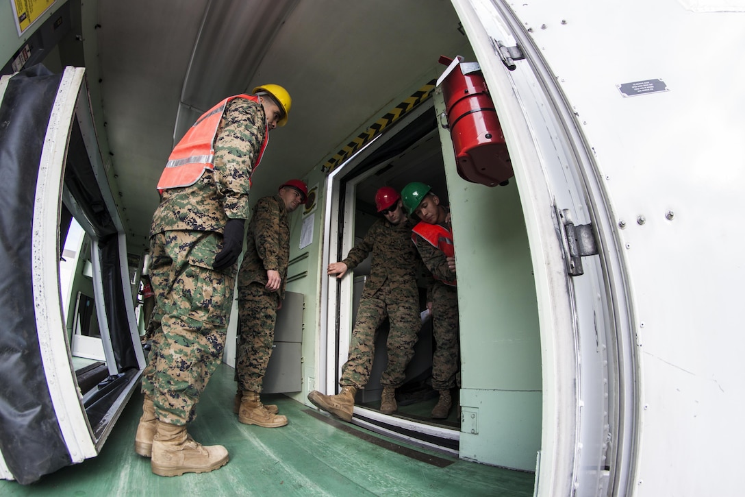 MALS-12 avionics begins move to new facility aboard MCAS Iwakuni