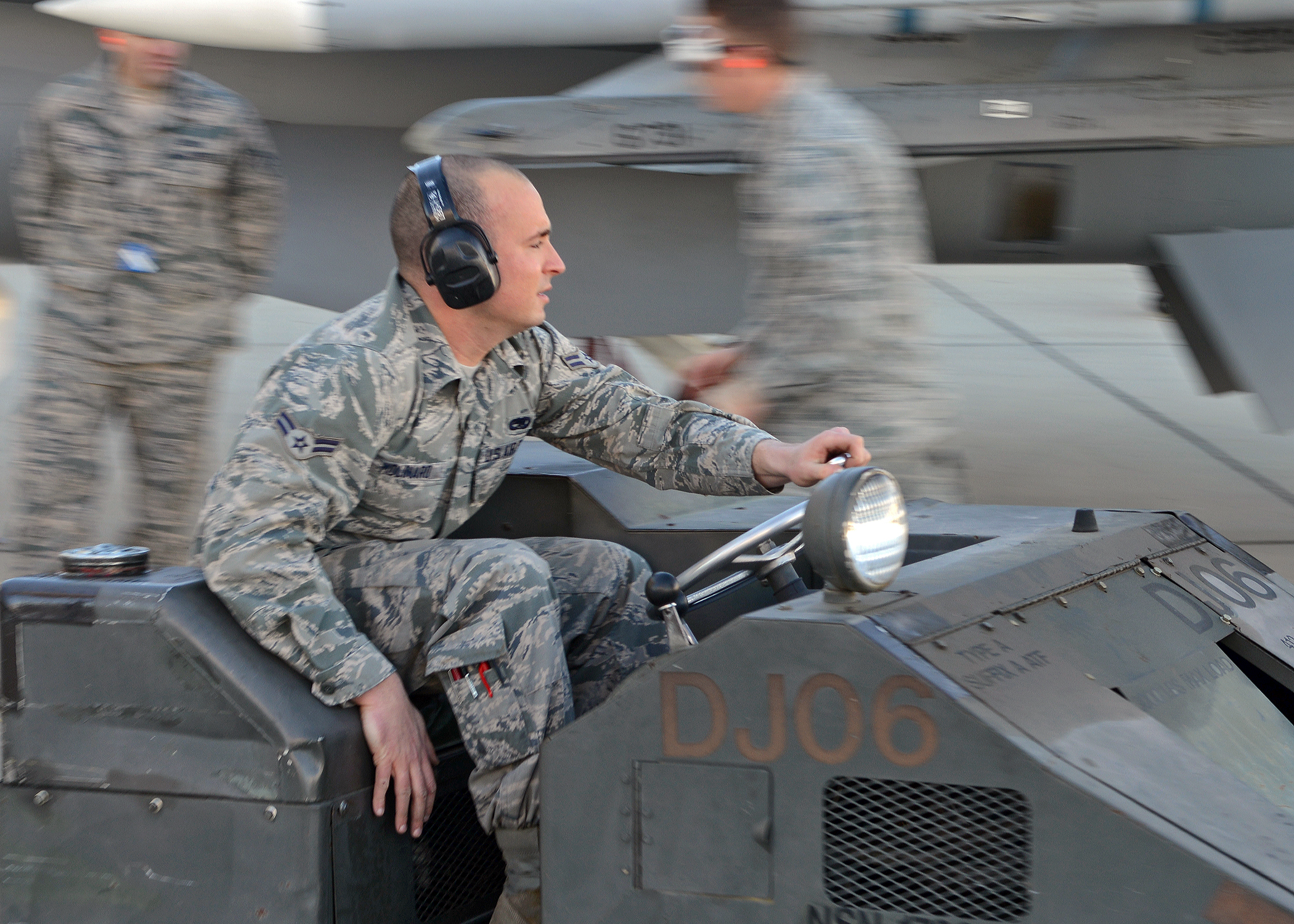 445th AMU claims quarterly weapons load competition title > Edwards Air ...