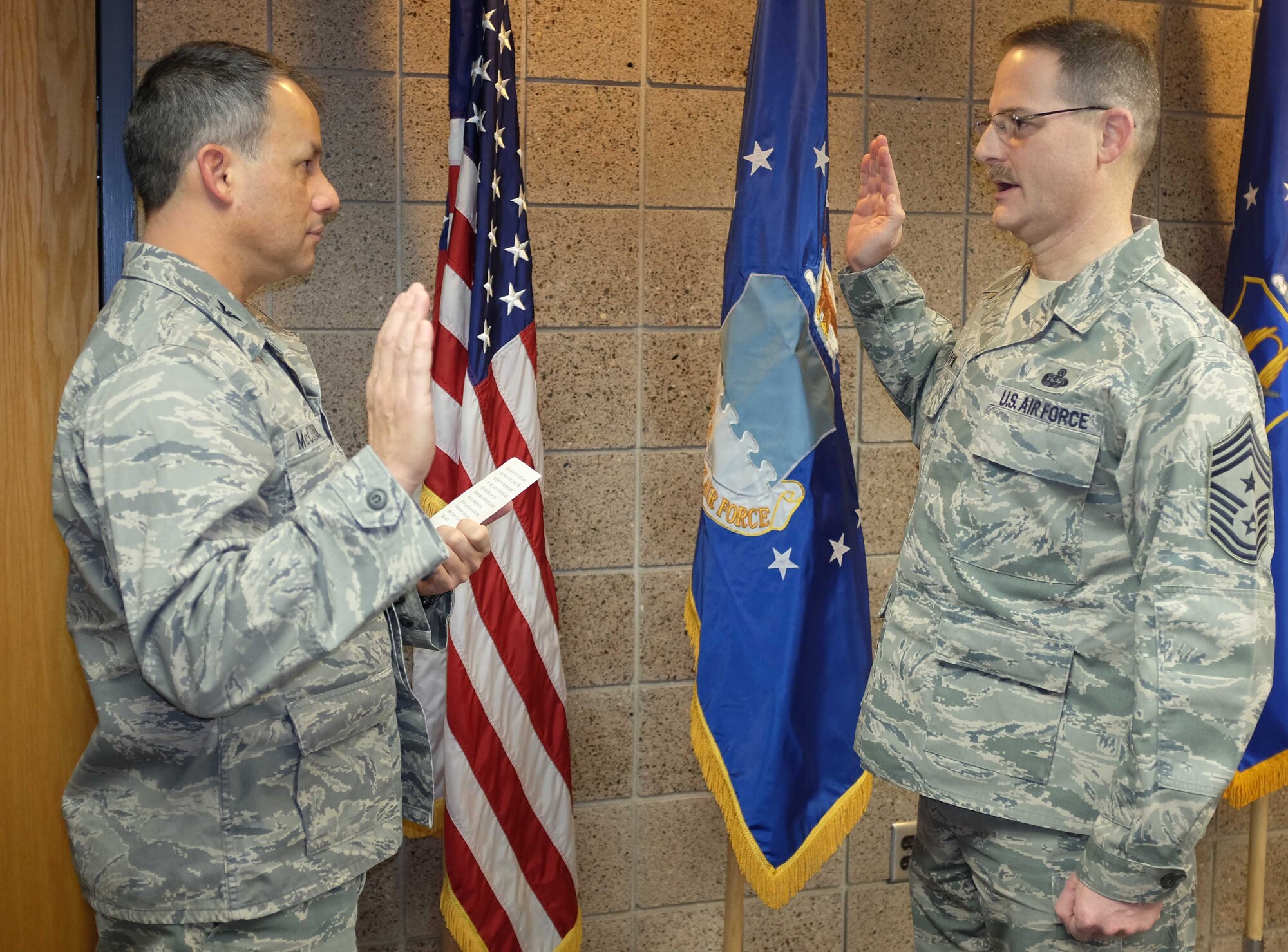 Command chief re-enlists for final time > Minneapolis-St Paul Air ...