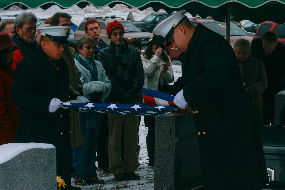 Marines honor fallen WWII Silver Star recipient > United States Marine ...