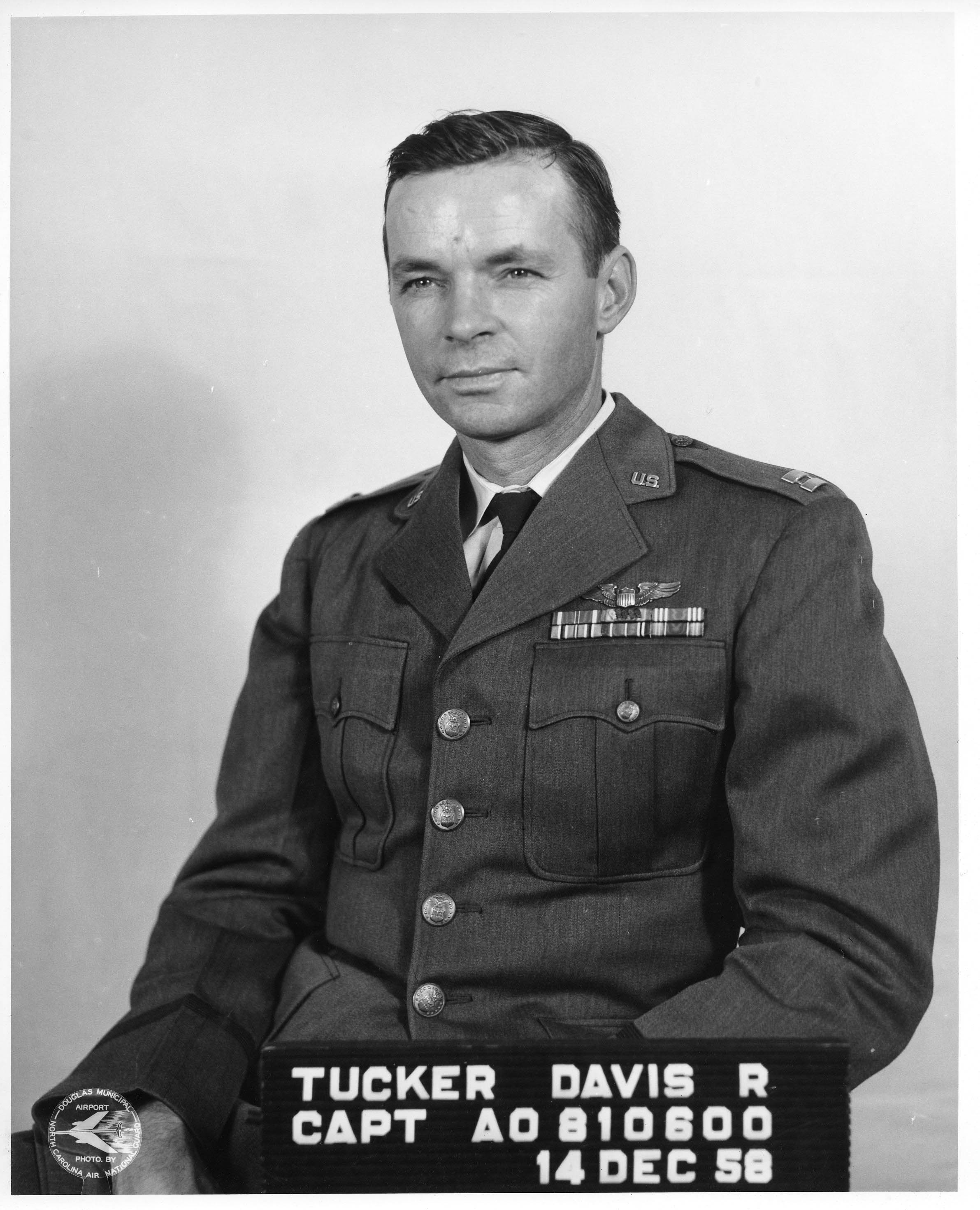 Capt Davis R. "Ritchie" Tucker Official Photo