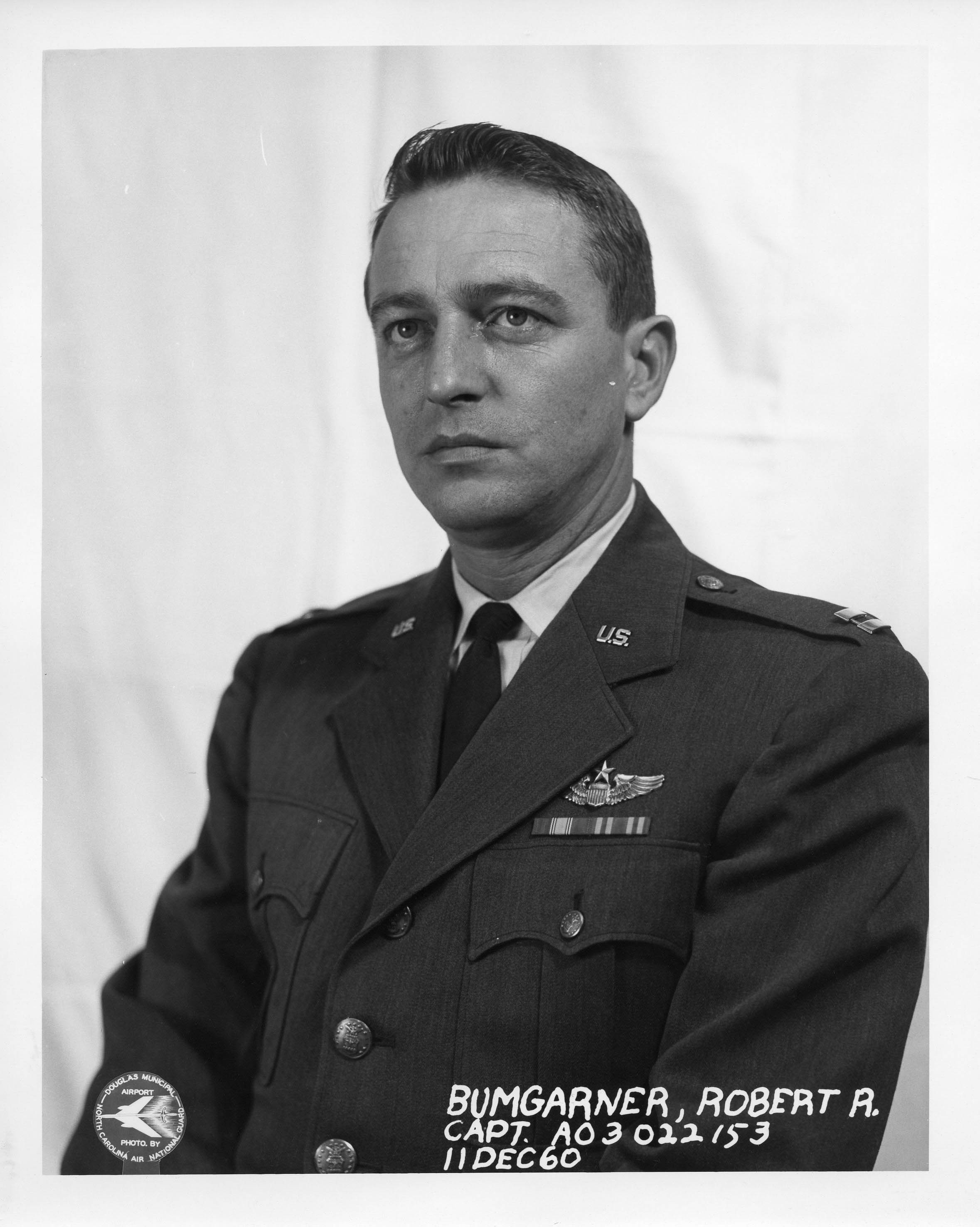 Capt Robert R. "Bob" Bumgarner Official Photo