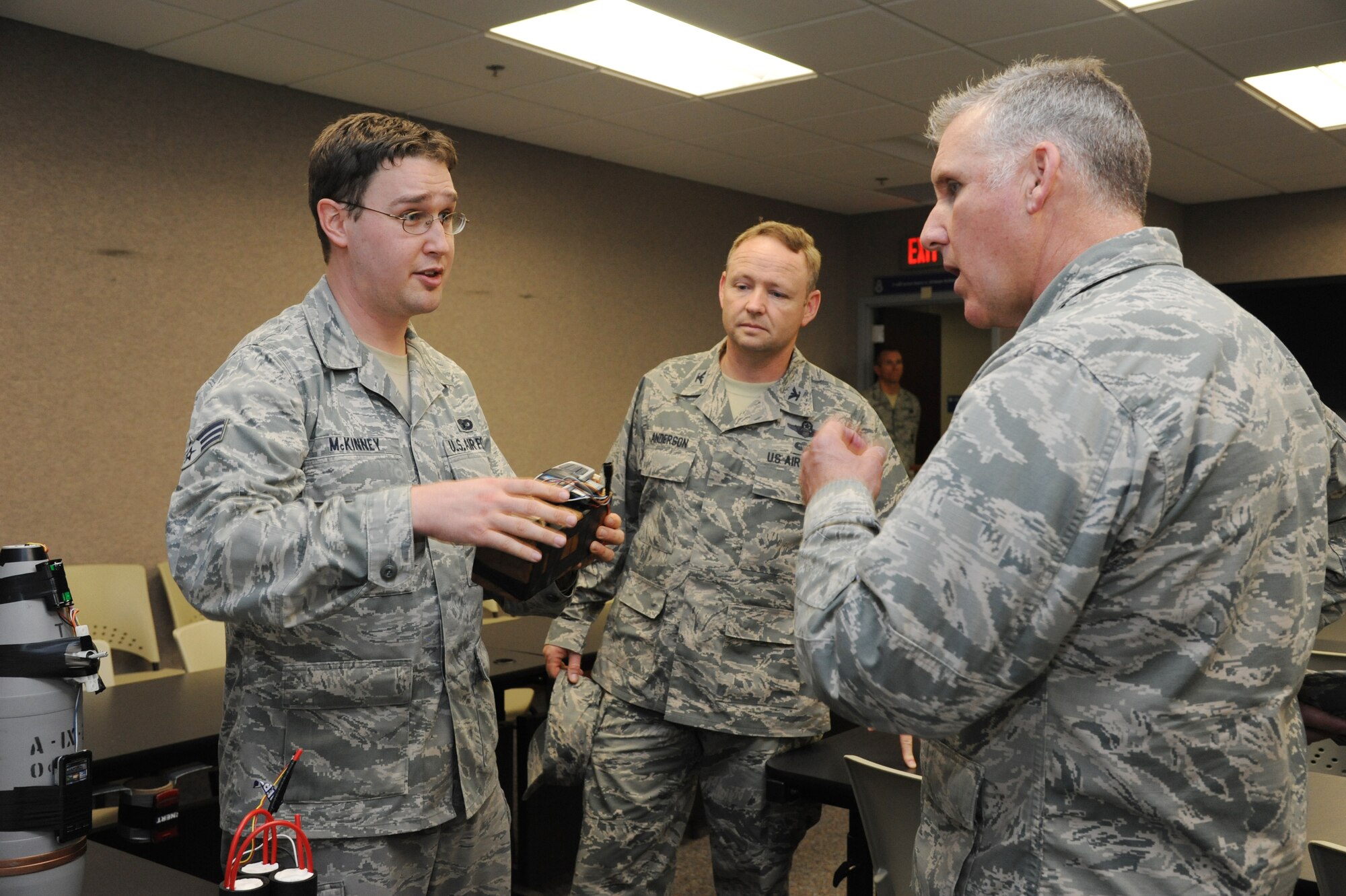 Premier Air Refueling Wing hosts 4th AF commander > 927th Air Refueling ...