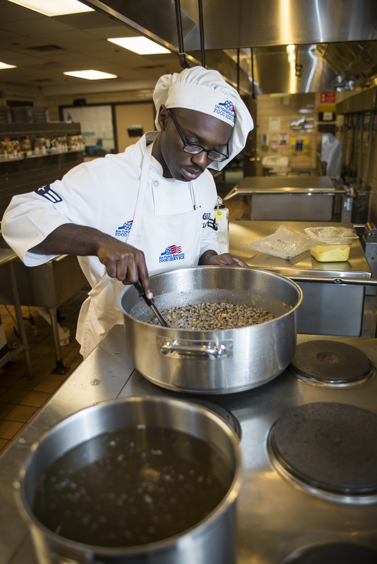 DFAC Airmen prepare chow > Moody Air Force Base > Article Display