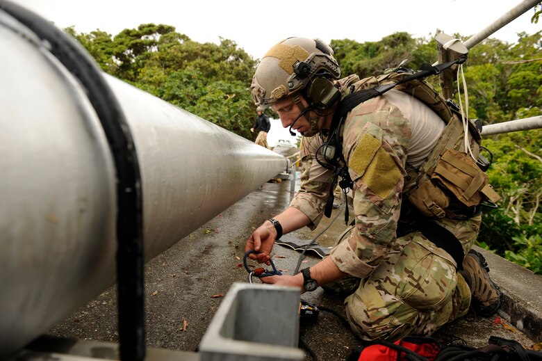 PJs get the 'hang' of technical rescue > Pacific Air Forces > Article ...