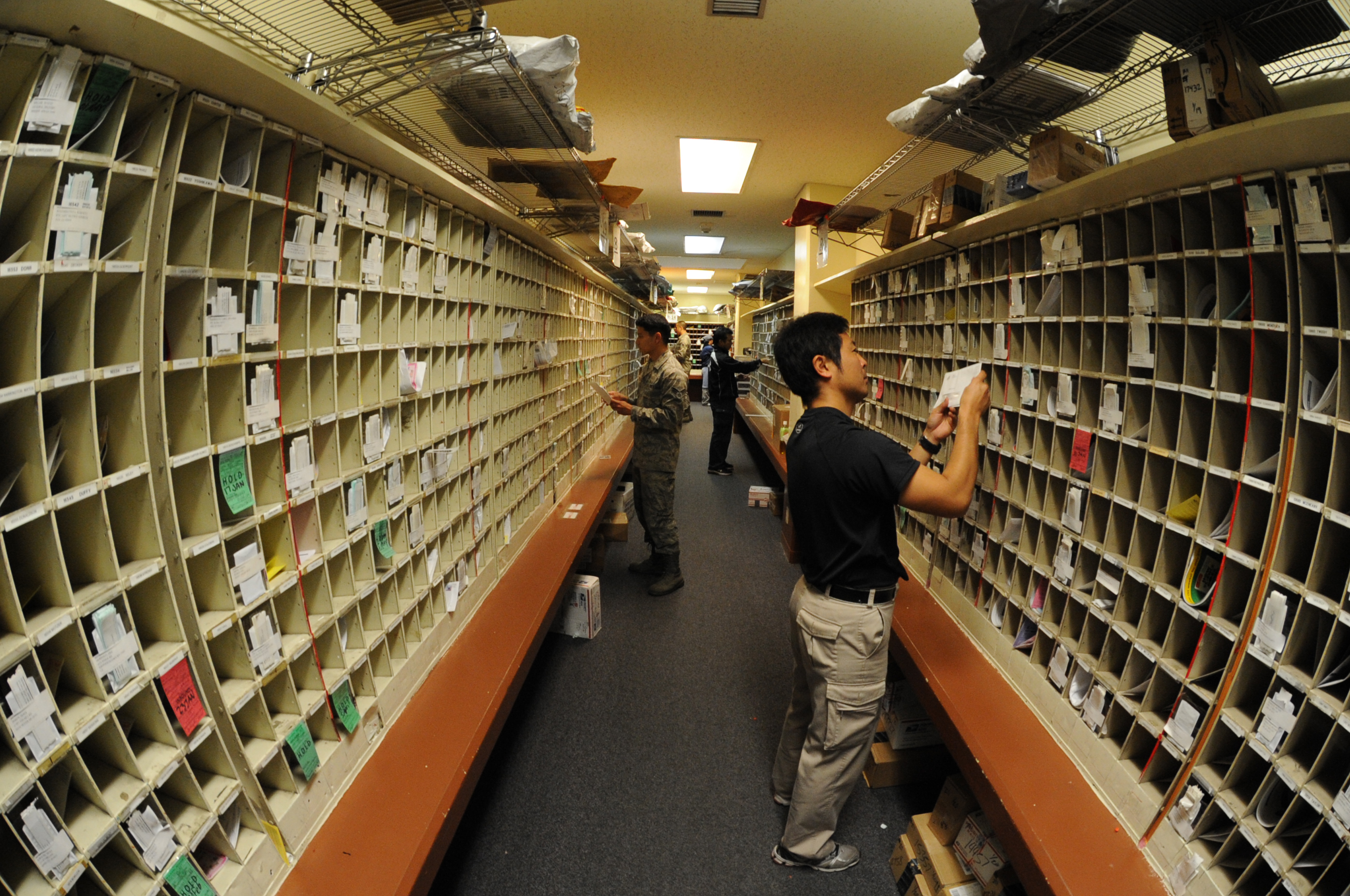 18th CS shows info dominance, postal skills > Pacific Air Forces ...