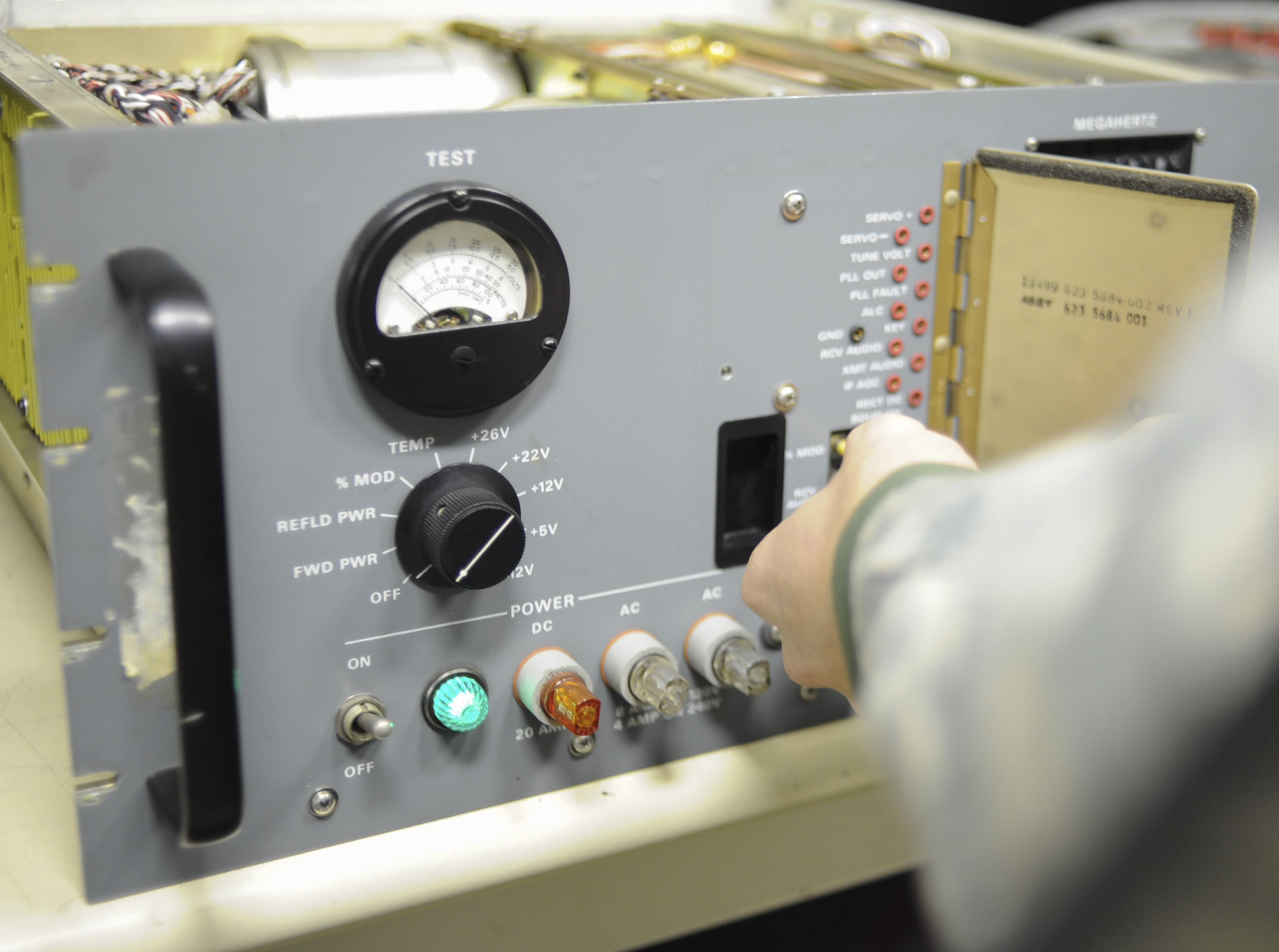 Airfield systems Airmen maintain a smooth landing > Pacific Air Forces ...