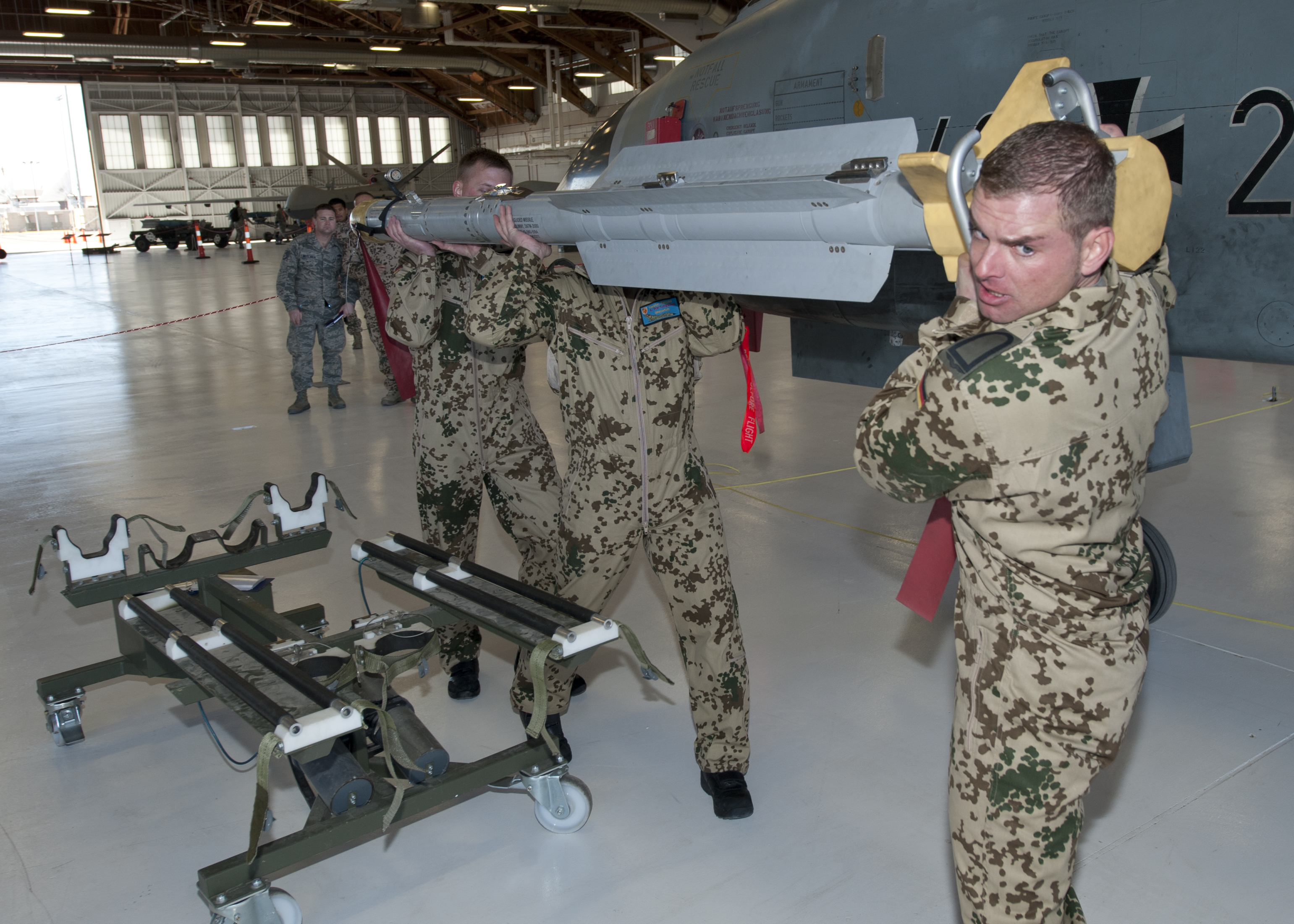 Photos: Quarterly load crew competition > Holloman Air Force Base > Display