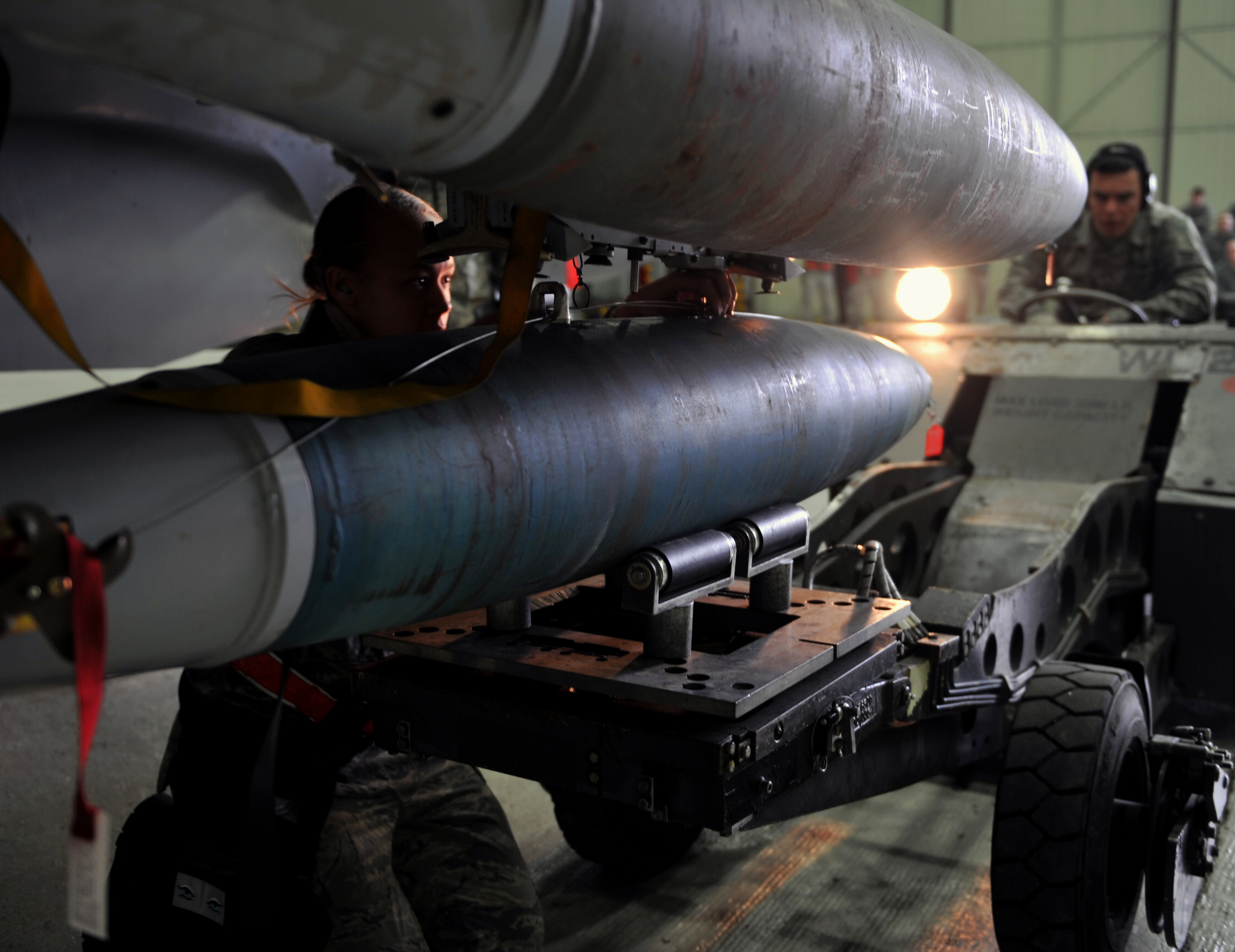 ‘Draggins, Fiends’ load crews compete