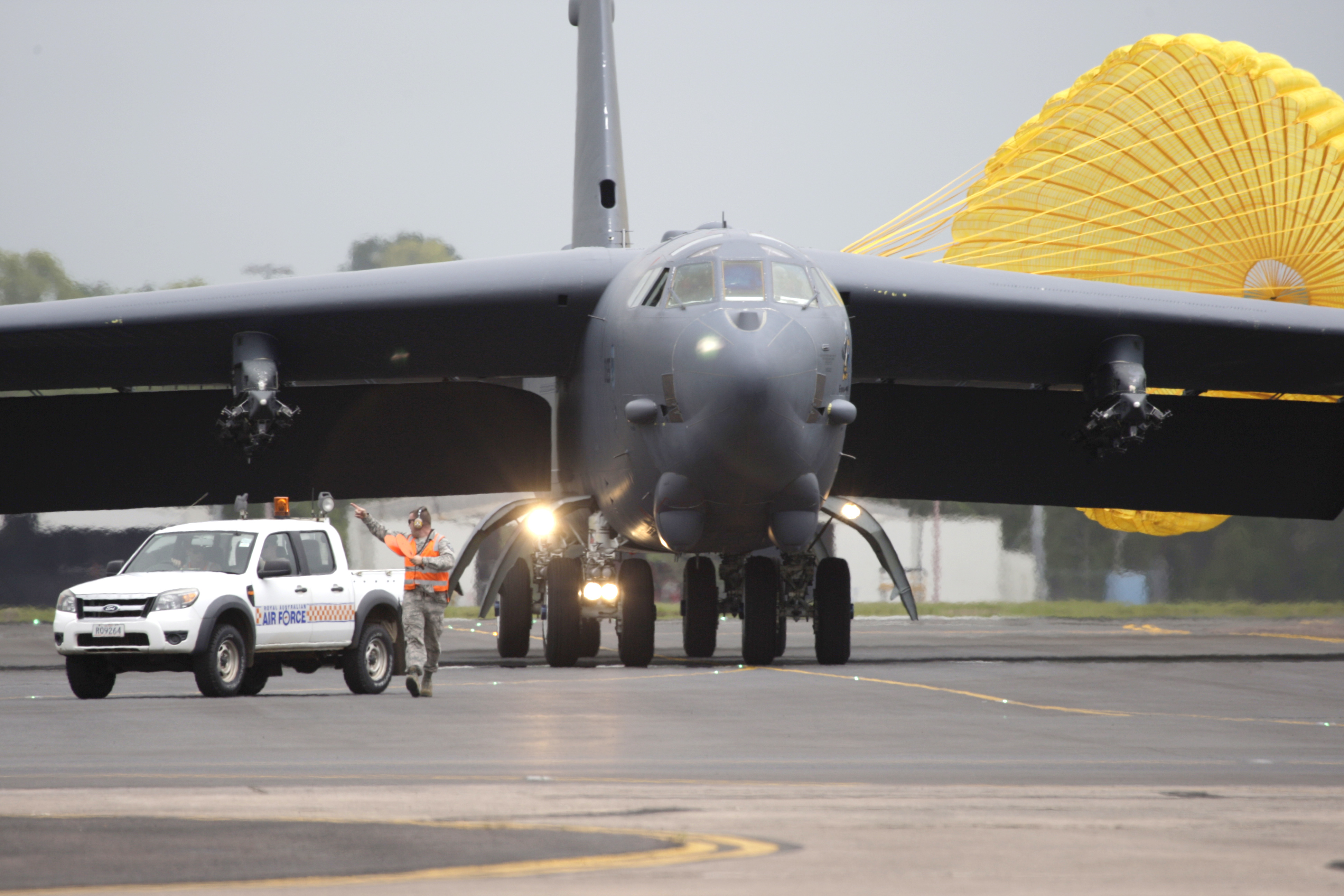 U.S. Air Force B-52 takes part in bilateral training at RAAF Darwin ...
