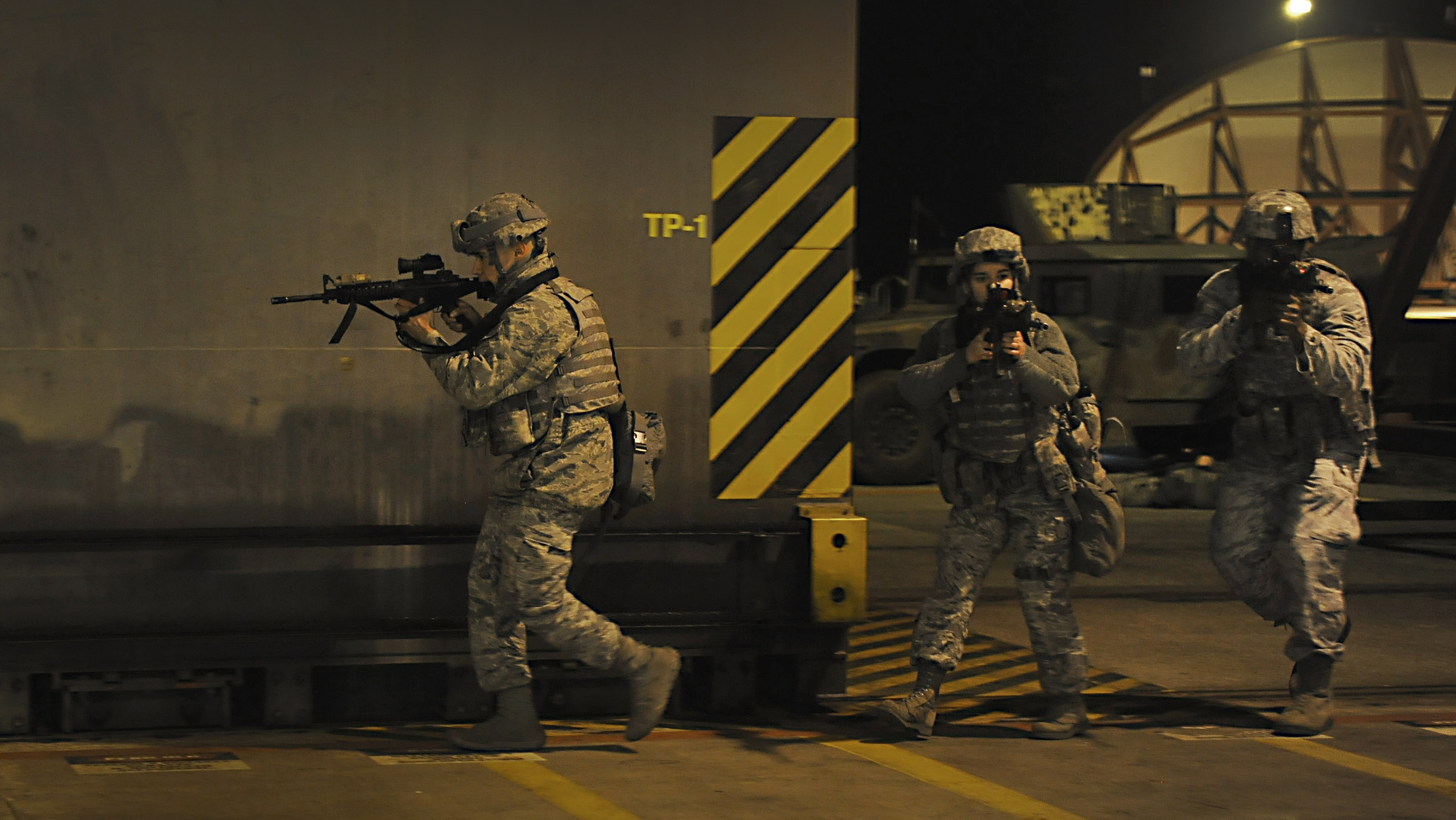 Security Forces Airmen hone skills > U.S. Air Forces in Europe - Air ...