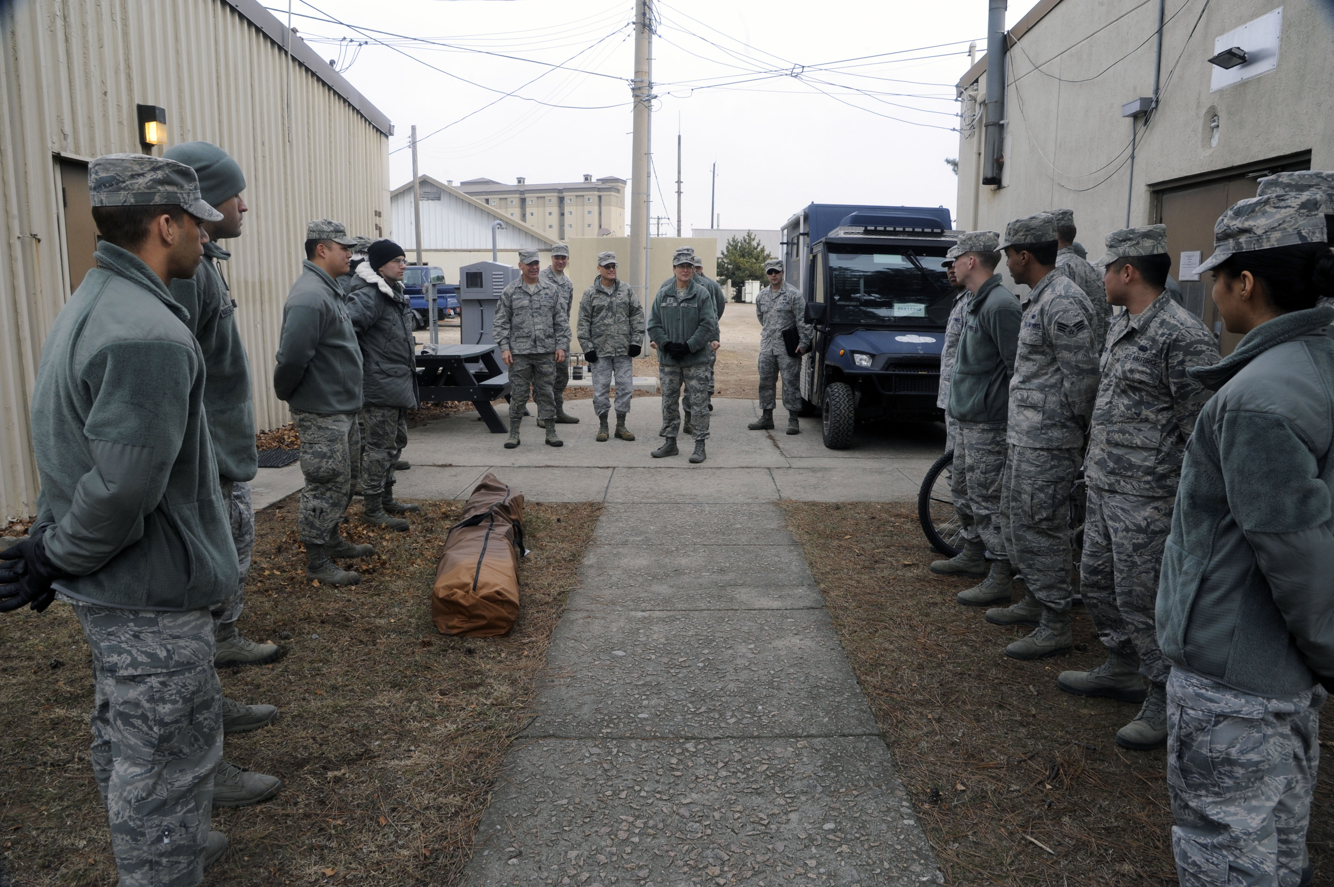 8th CES hosts top engineer > Pacific Air Forces > Article Display