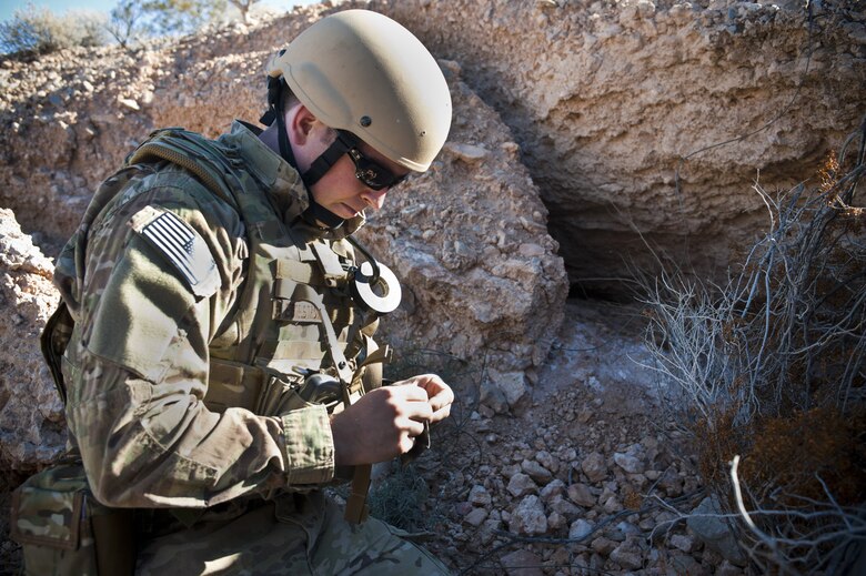 Counter-IED course prepares EOD leaders > Air Force Civil Engineer ...