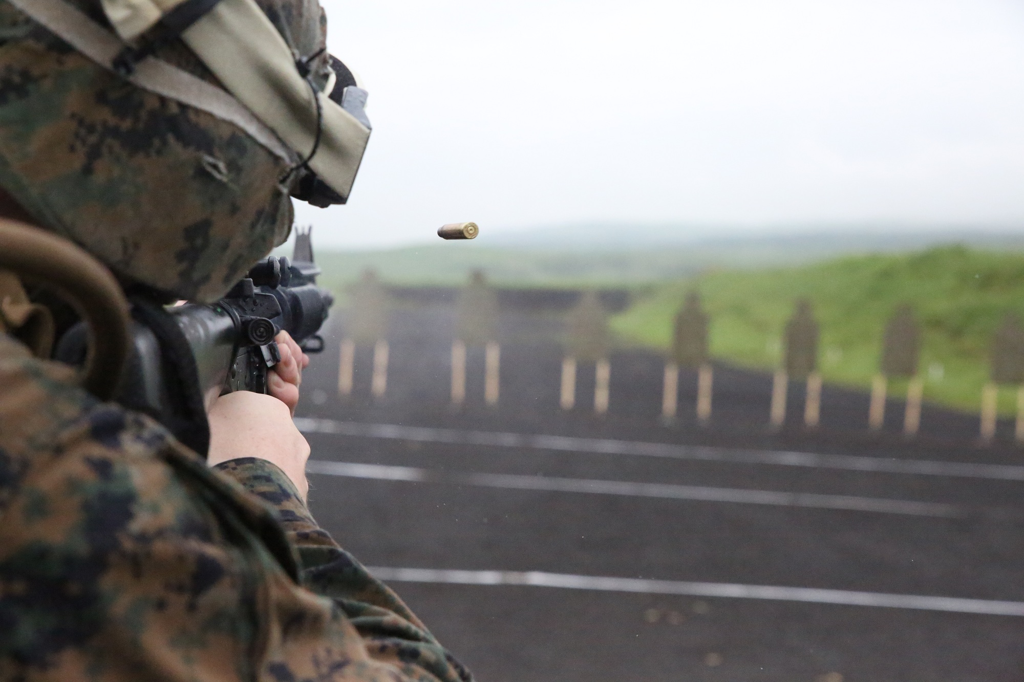 Marines, sailors conduct advanced rifle training