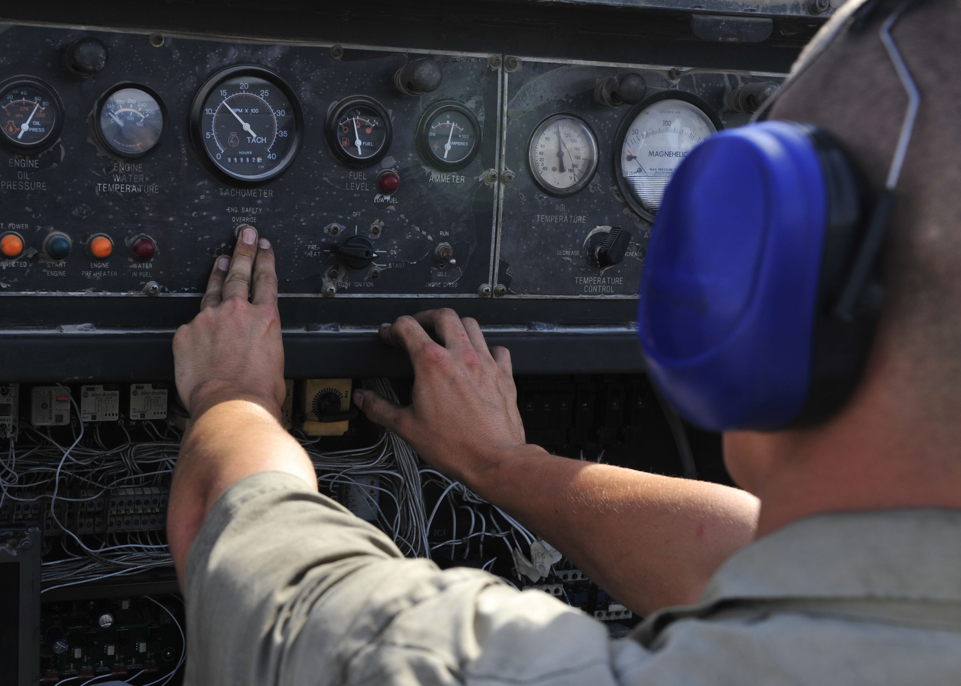 379th EMXS AGE flight keeps the flightline moving > U.S. Air Forces ...