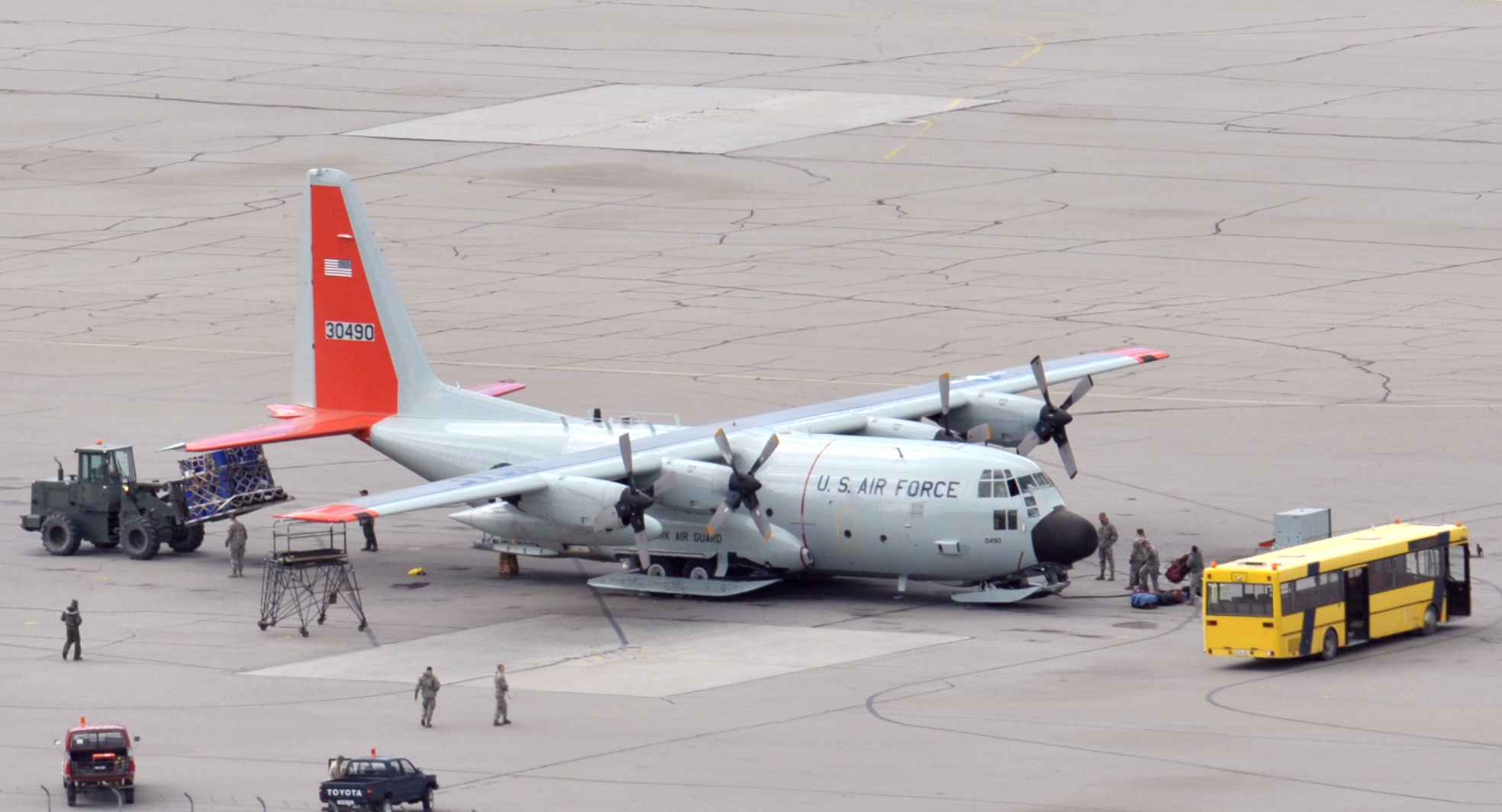 Airmen, aircraft continue Greenland mission > Air Force > Article Display