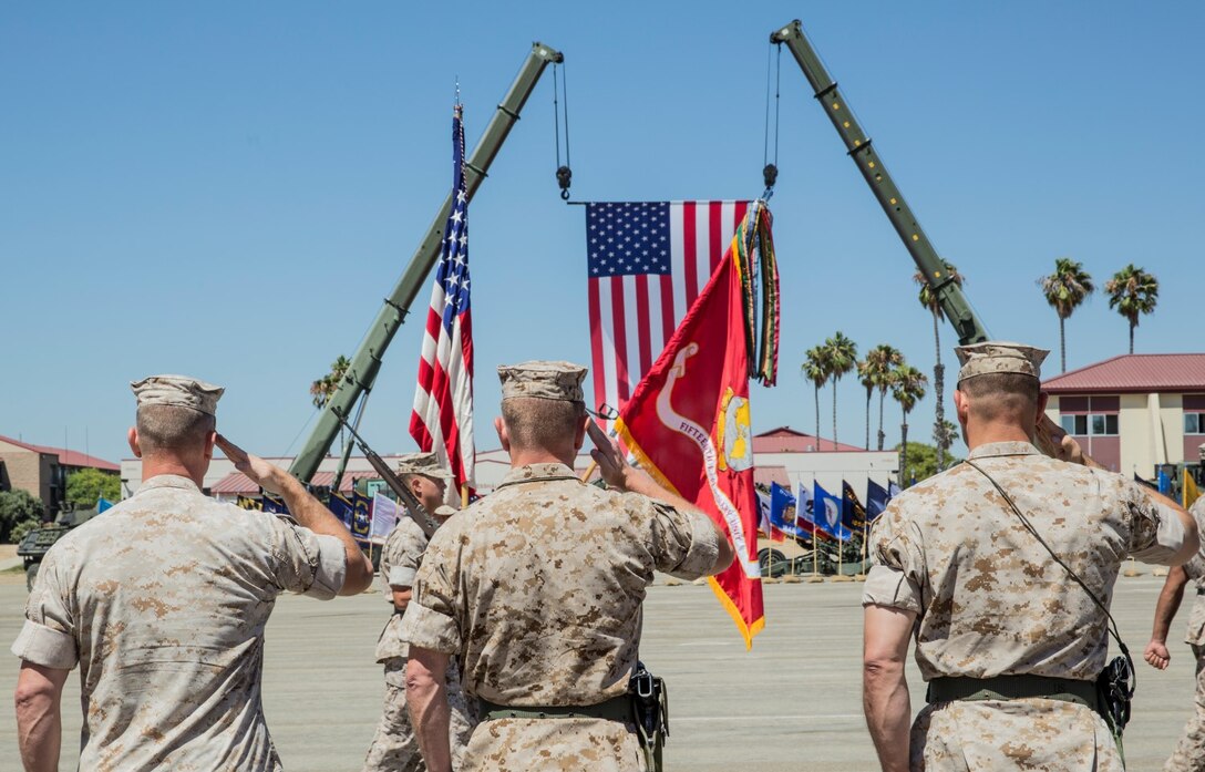 15th MEU welcomes Col. Vance L. Cryer in change of command ceremony