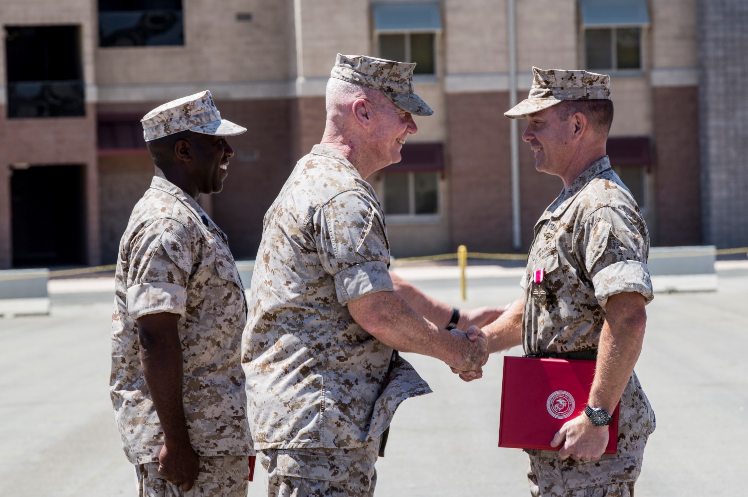 15th MEU welcomes Col. Vance L. Cryer in change of command ceremony