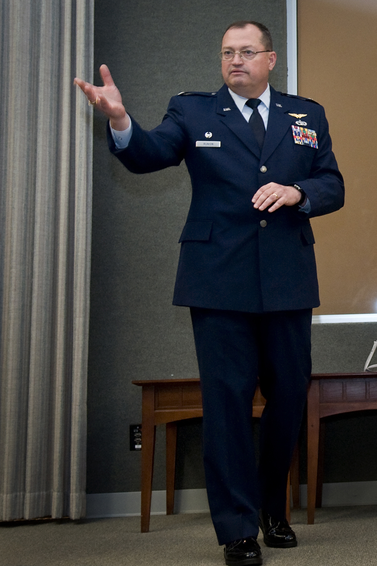 Runion pins on 'full-bird' colonel > Grissom Air Reserve Base > Article ...