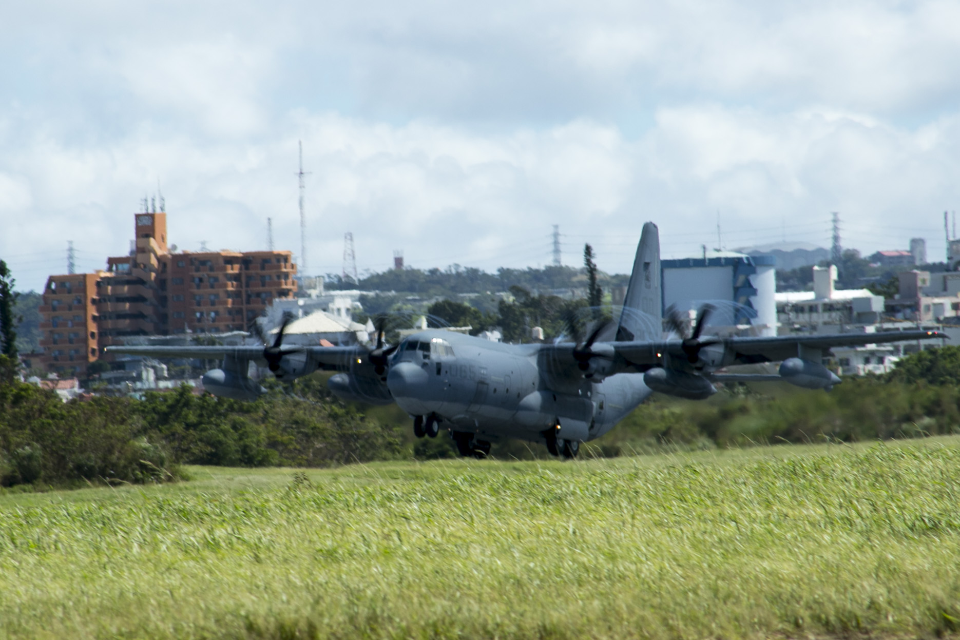 VMGR-152 SUMOs begin transfer to MCAS Iwakuni