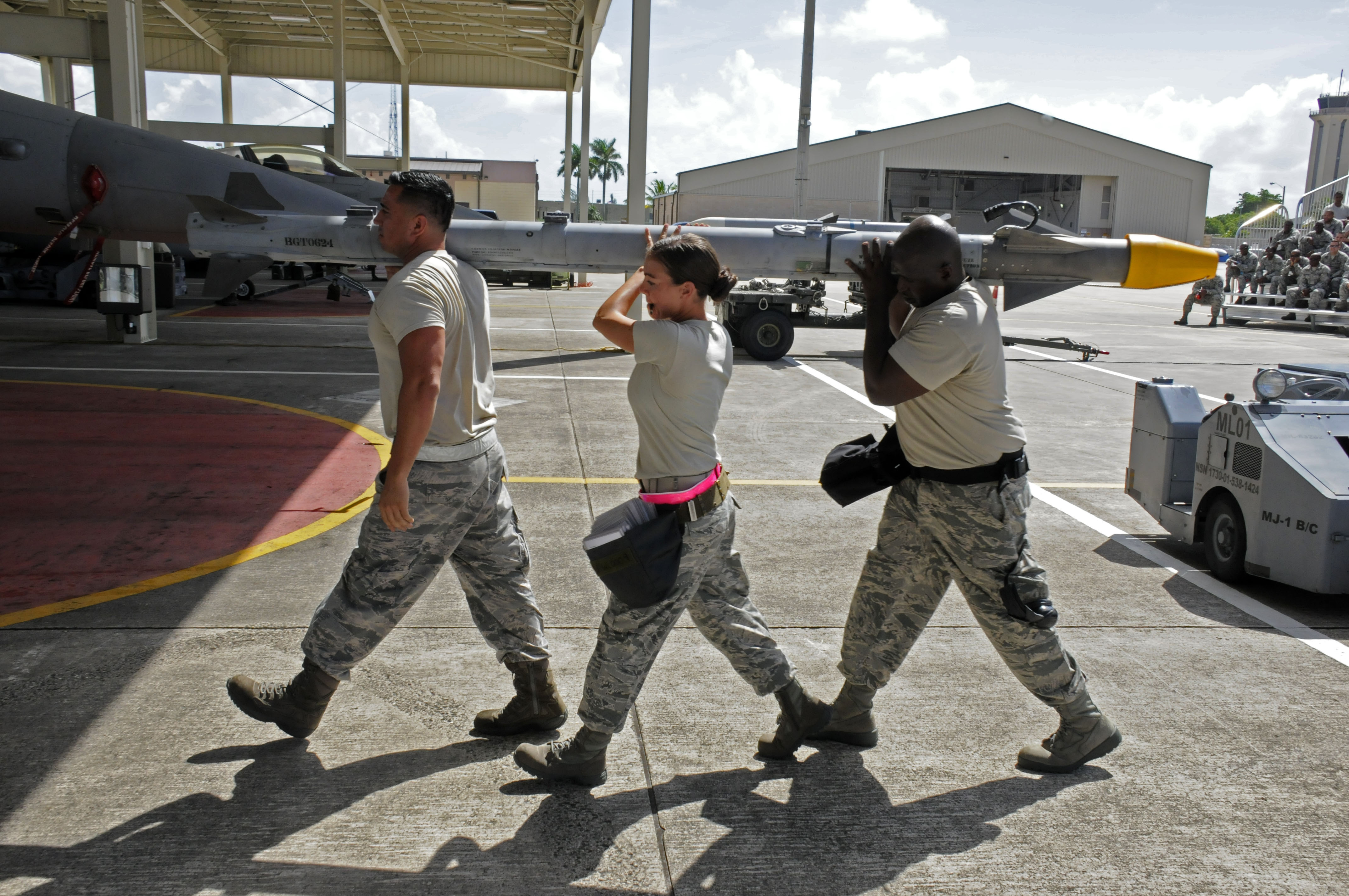 Homestead weapons load crews compete for top honors > Air Force Reserve ...