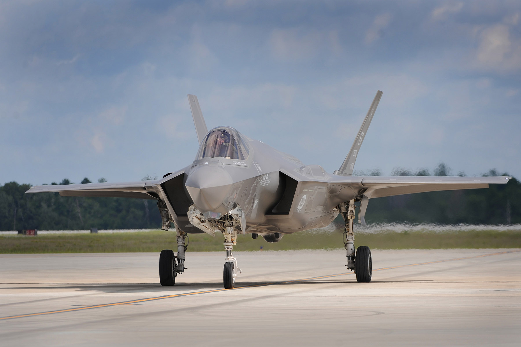 F-35s return to limited flight operations > Air Force > Article Display