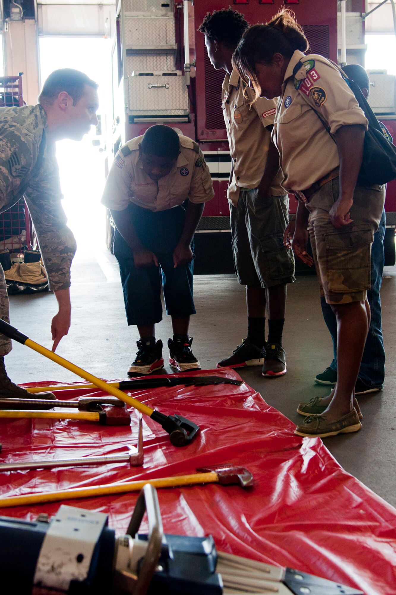 Local Scouts tour Barksdale > 307th Bomb Wing > Article Display
