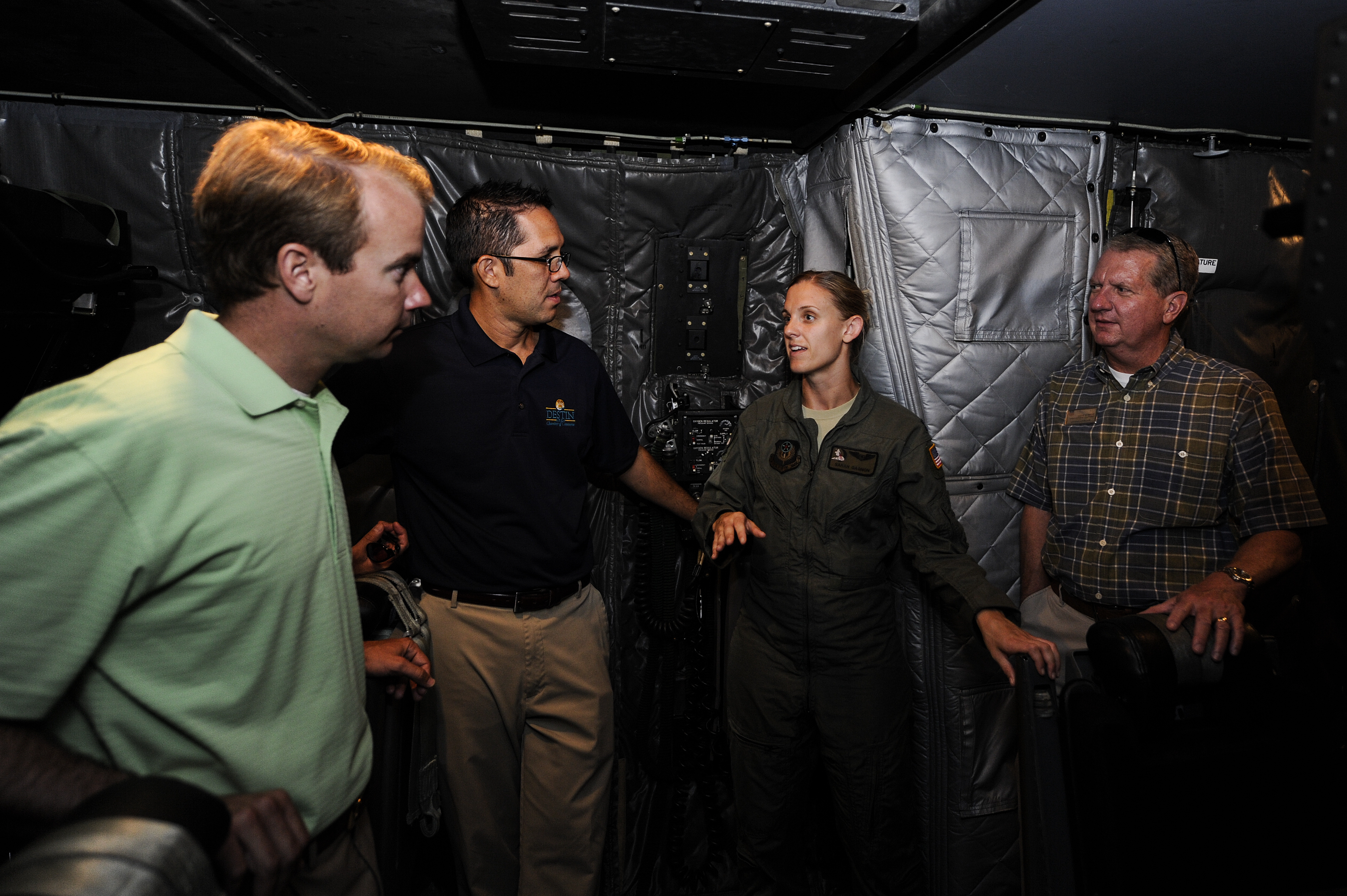 Honorary Commanders visit 1st SOG > Air Force Special Operations ...