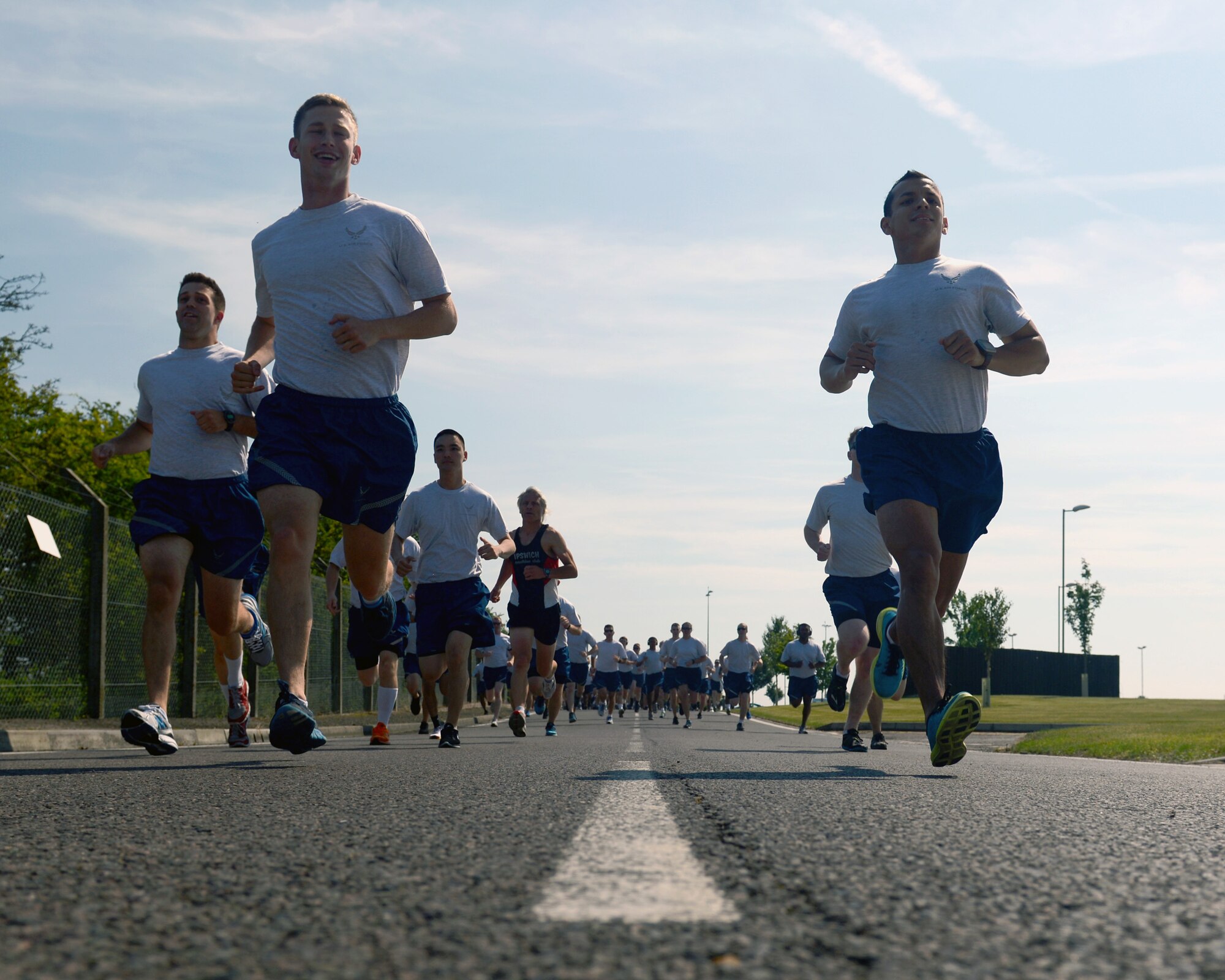 5 km run keeps Airmen fit to fight > Royal Air Force Mildenhall > RAF ...