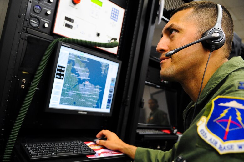 Flying ‘high’: Aircrew members undergo altitude chamber training ...
