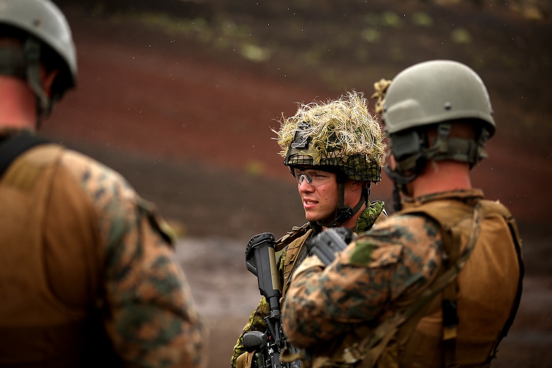 U.S., Canadian Recon partner for live-fire drills