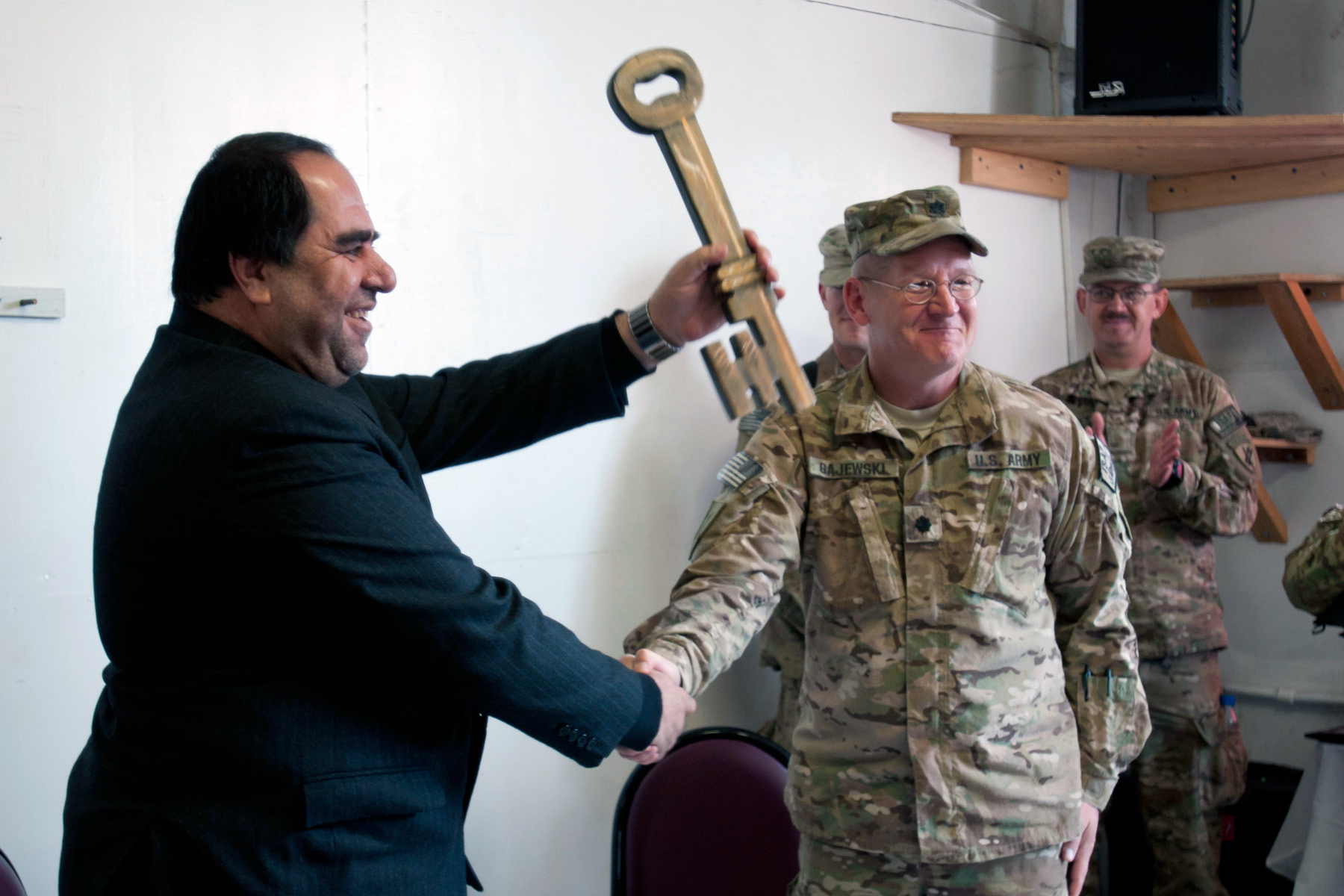 Texas Guard unit signs forward operating base over to Afghan control ...
