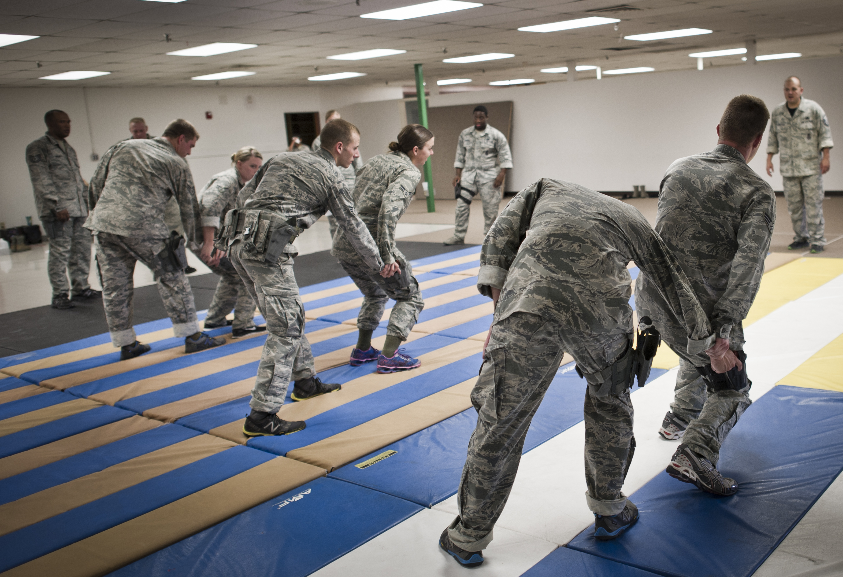 Defenders dig deep during combatives training > Holloman Air Force Base ...