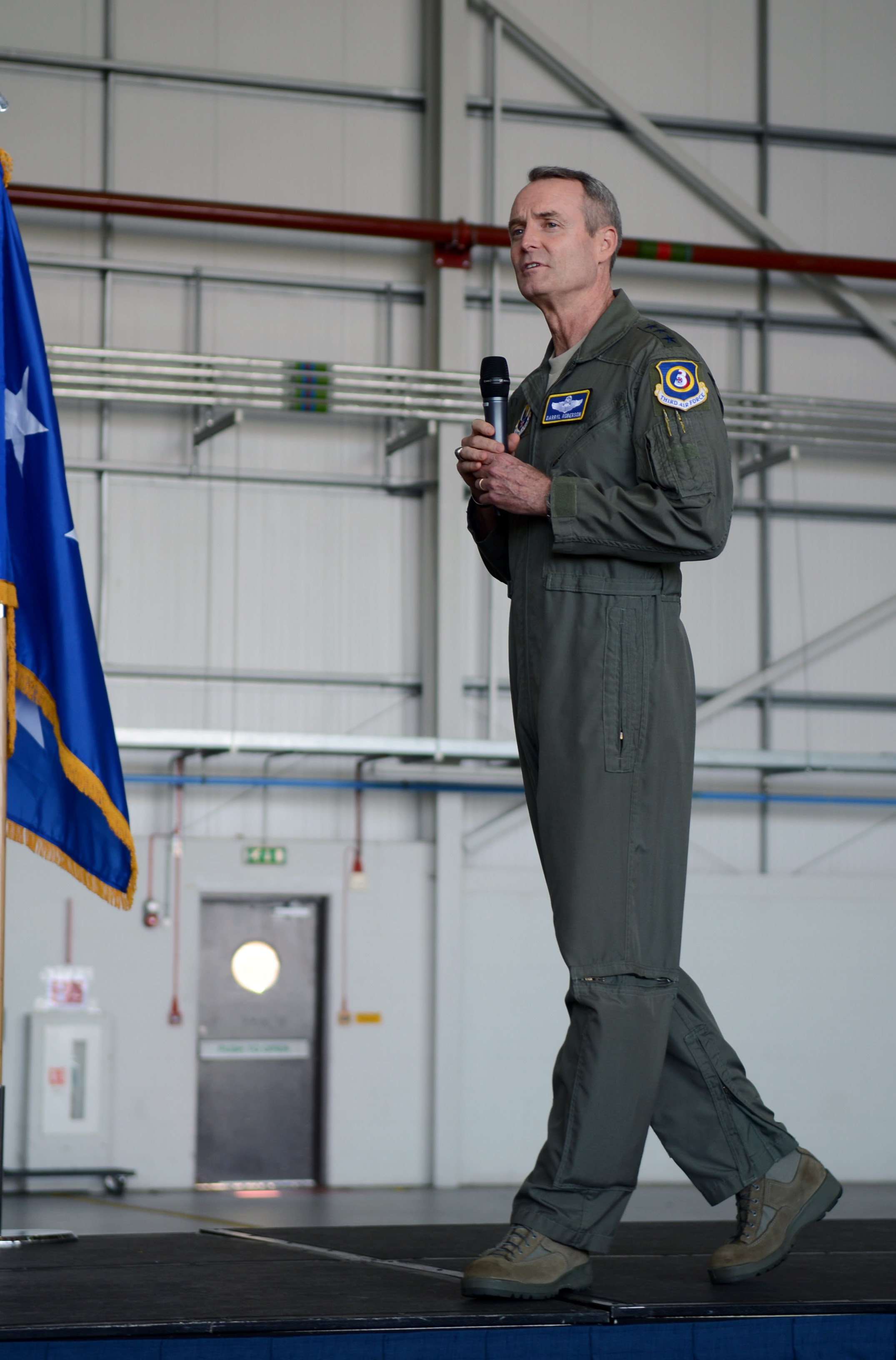 3rd AF commander visits RAF Mildenhall > Royal Air Force Mildenhall ...