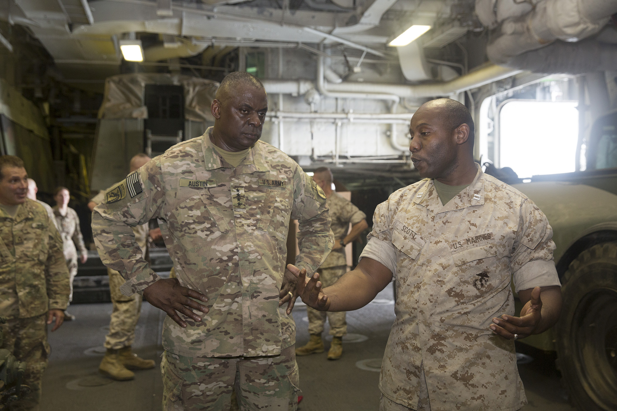 U.S. CENTCOMM commanding general visits USS Bataan