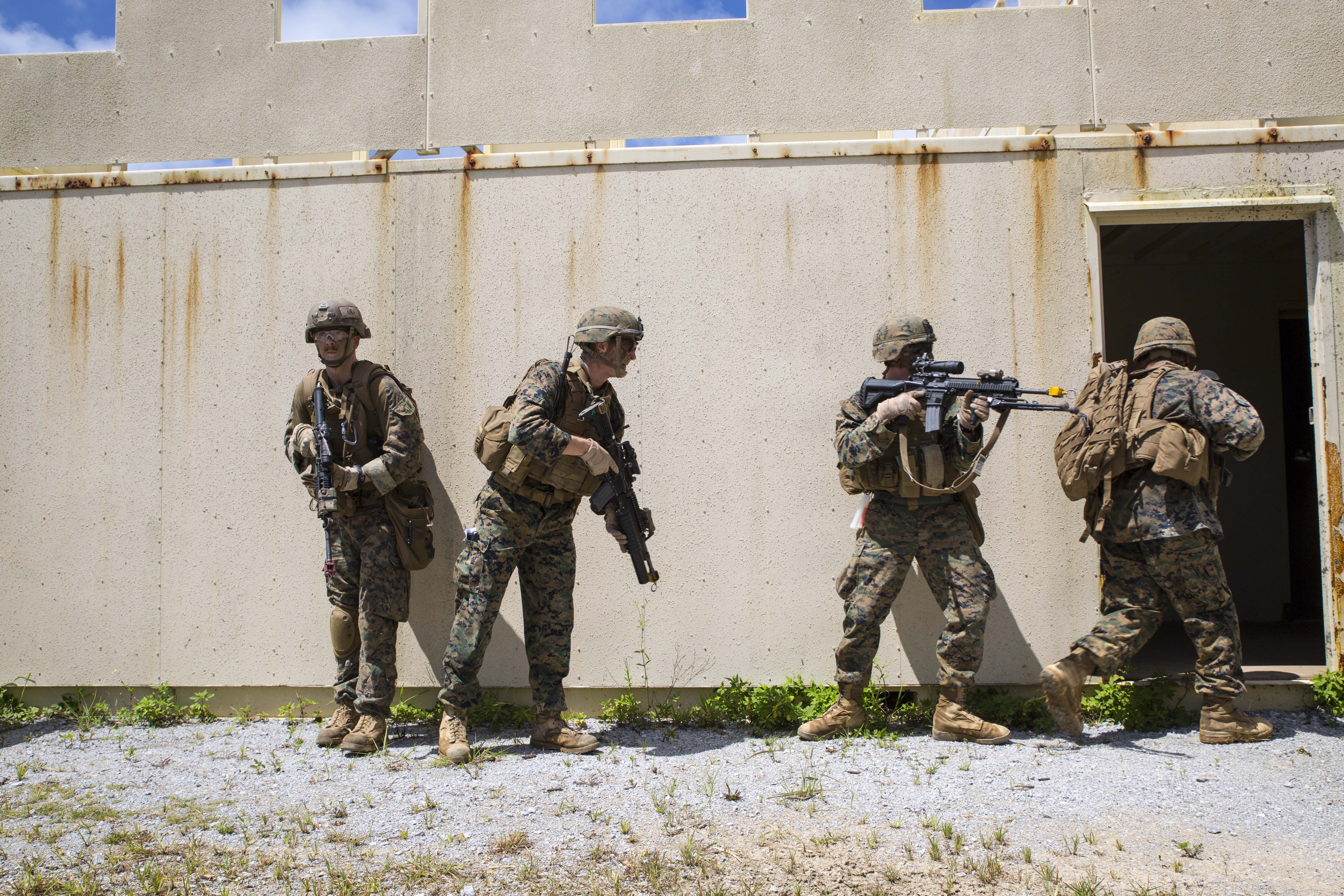 Vertical assault prepares MEU Marines for upcoming deployment